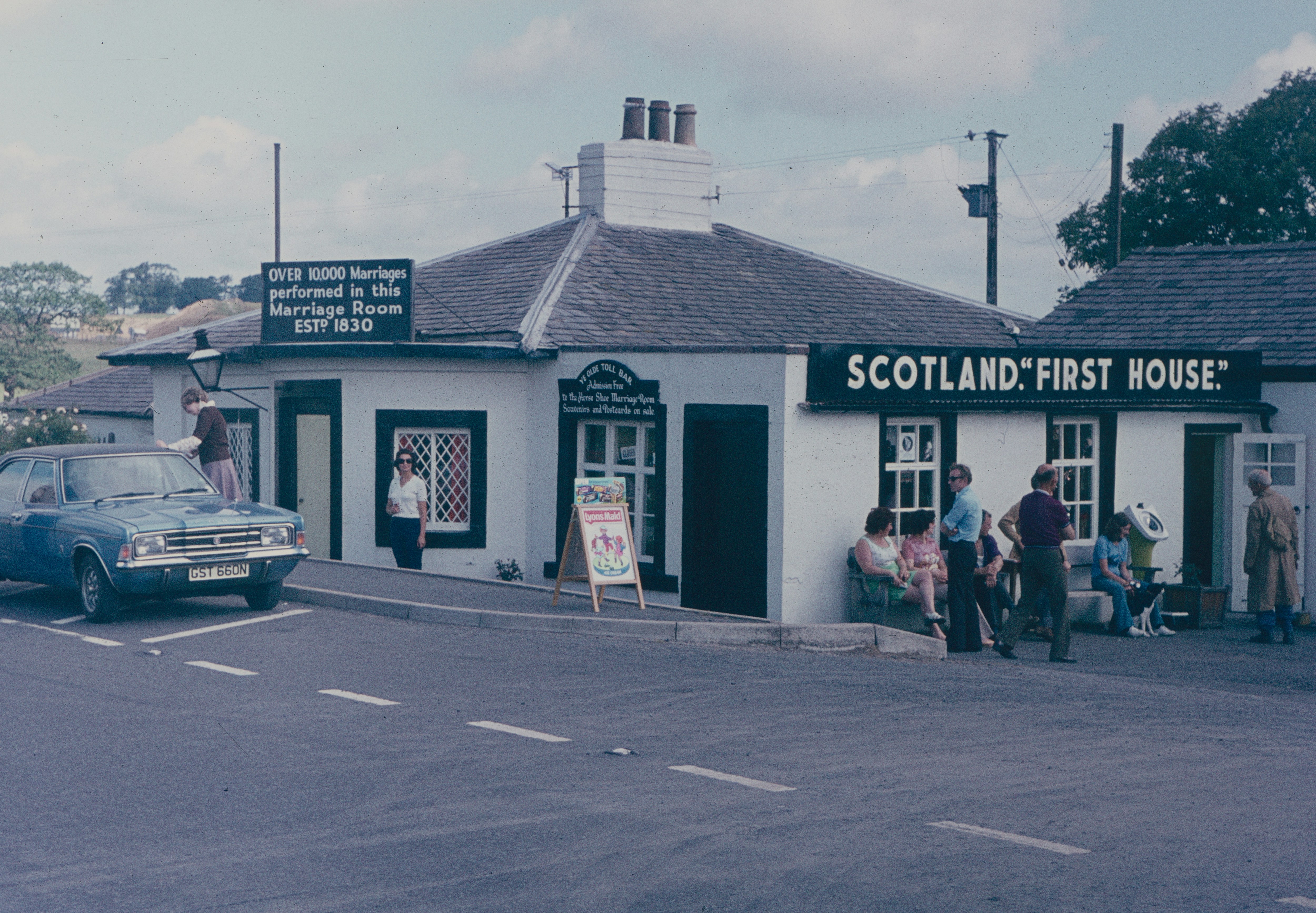 Sample photo from Plustek OpticFilm 8200i