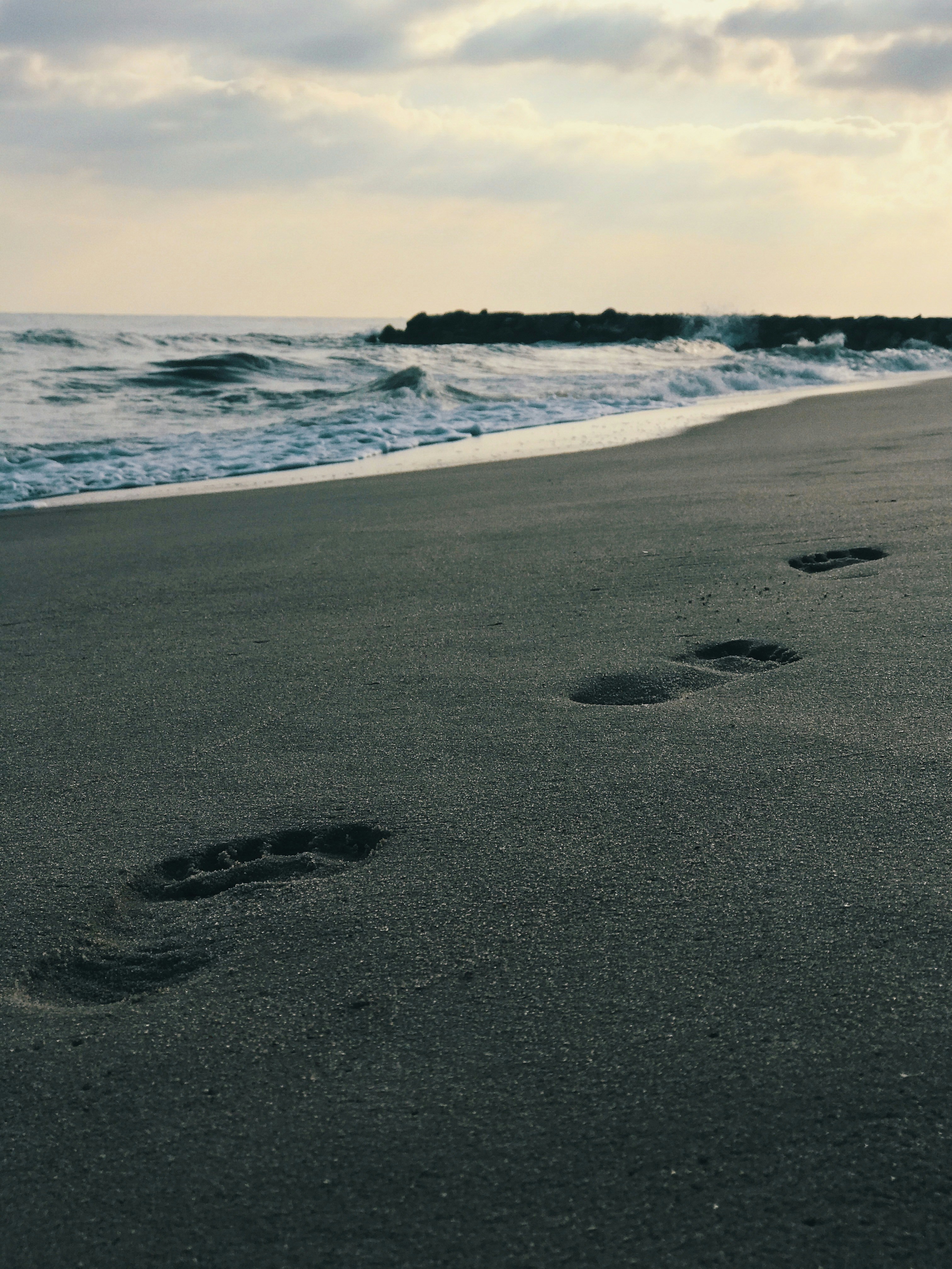 Footprints in the sand photo – Free Grey Image on Unsplash