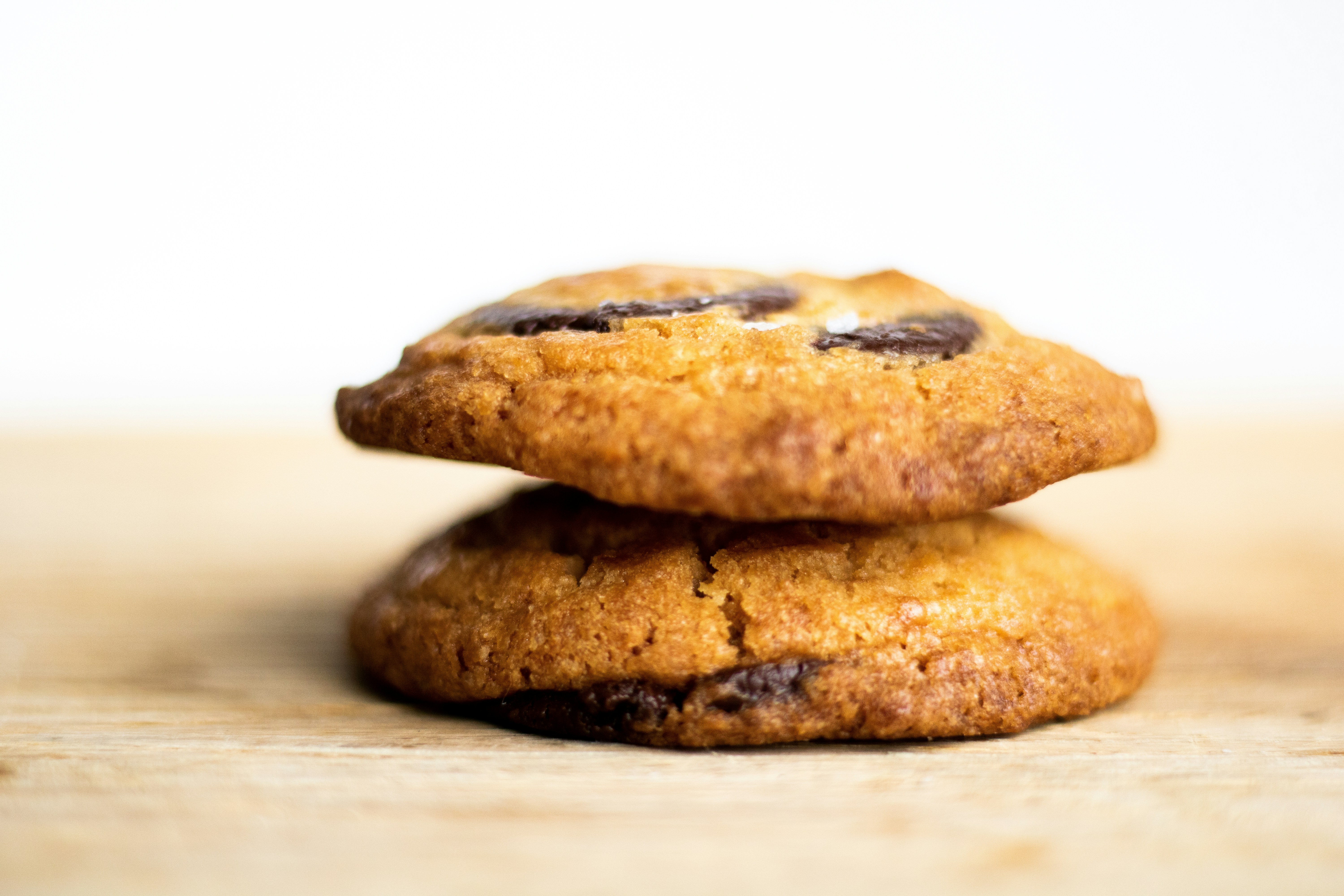Foto Una pila de cookies – Imagen Galleta gratis en Unsplash