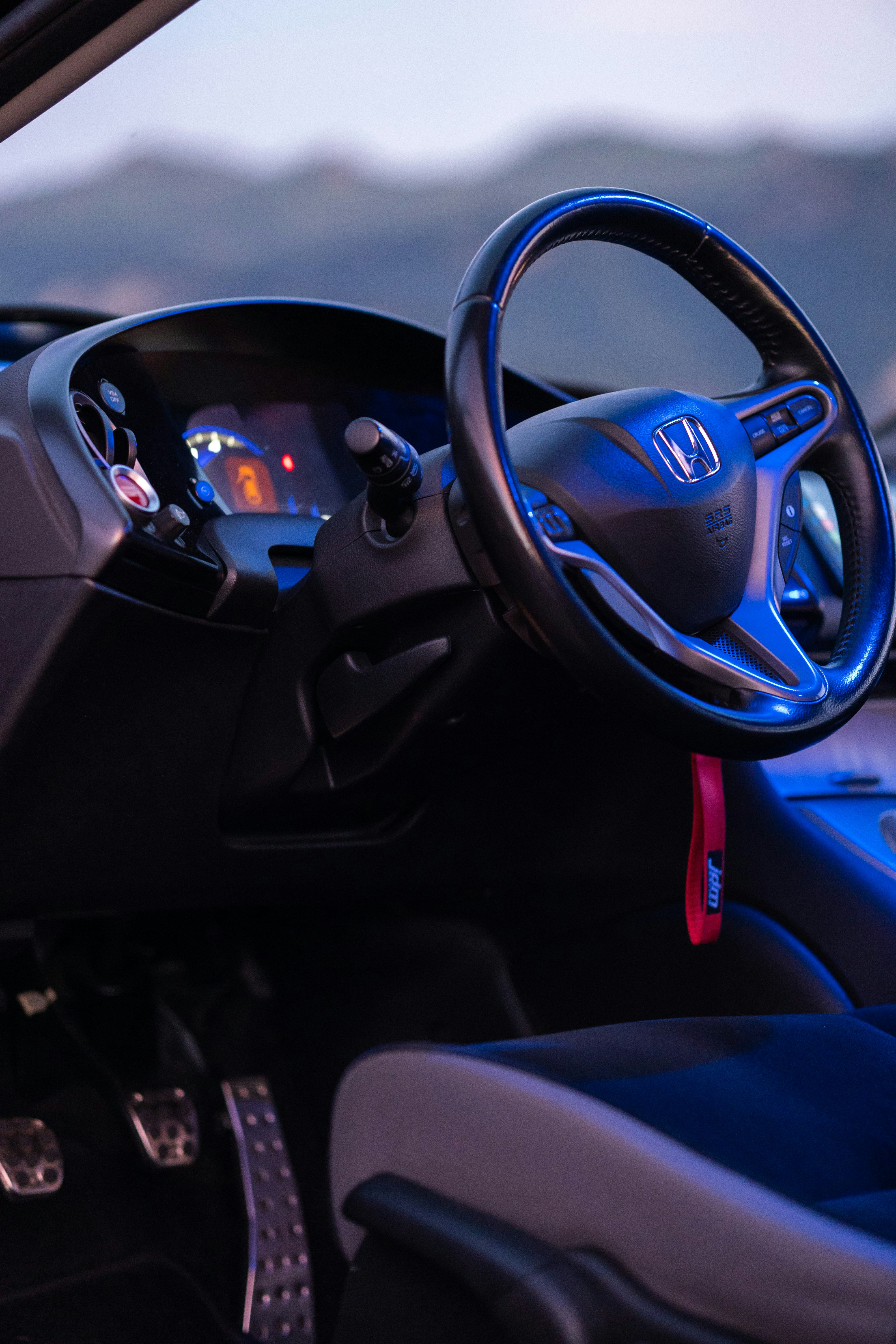 Blue Hour Drive: Honda Cockpit in Focus