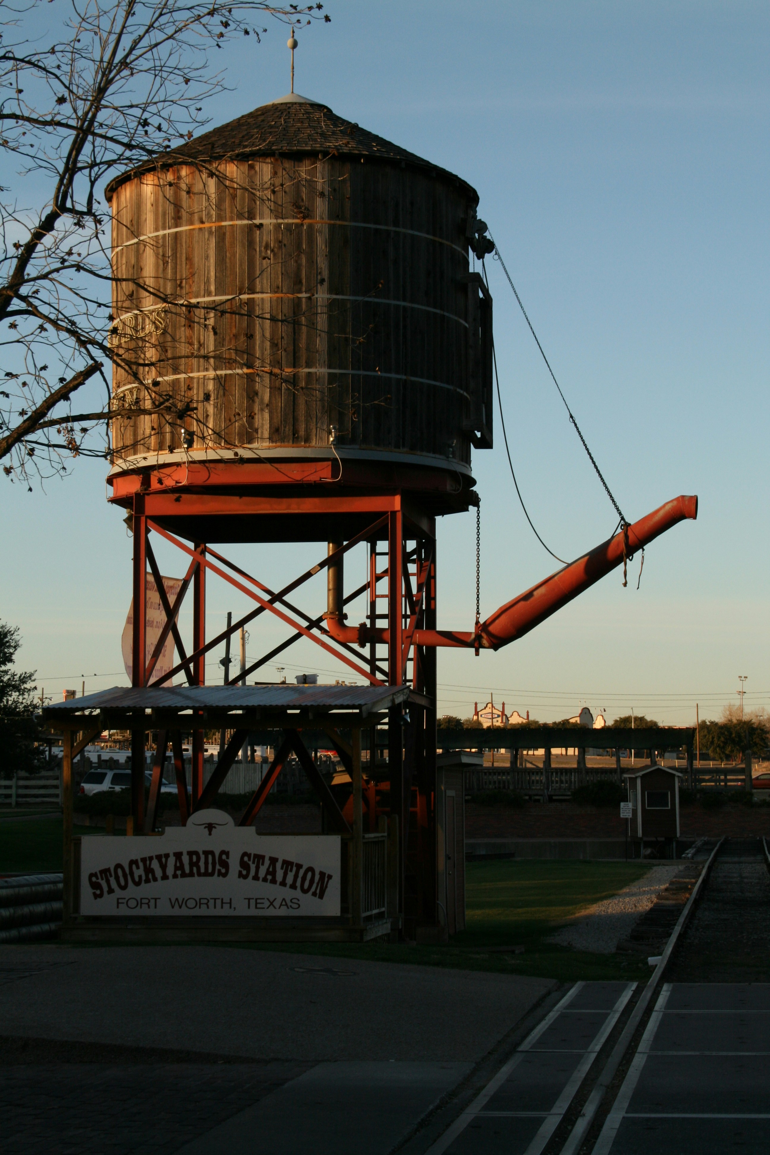 A water tower with a sign photo – Free Usa Image on Unsplash