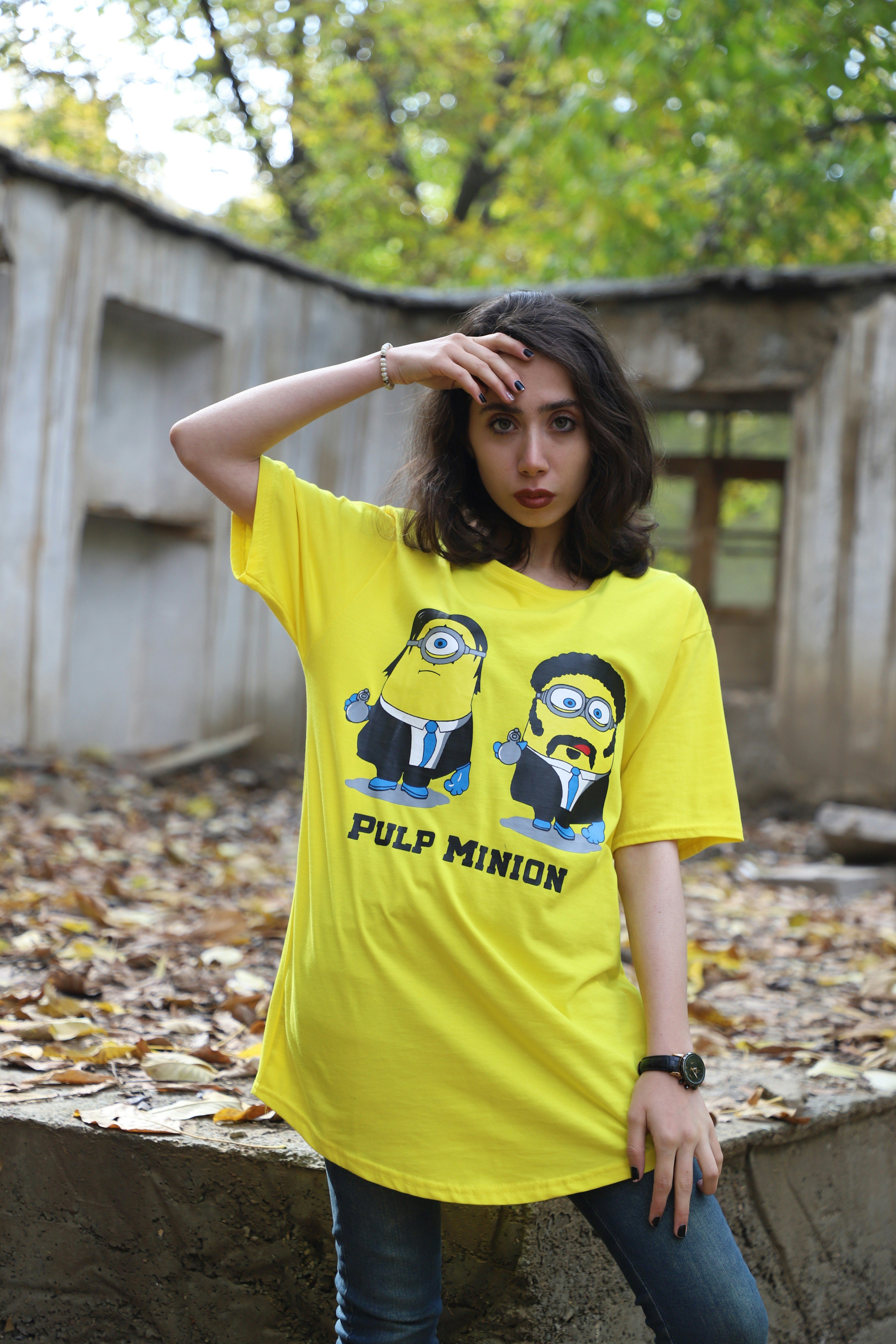 Foto Una persona posando para una foto – Imagen Tehran gratis en Unsplash