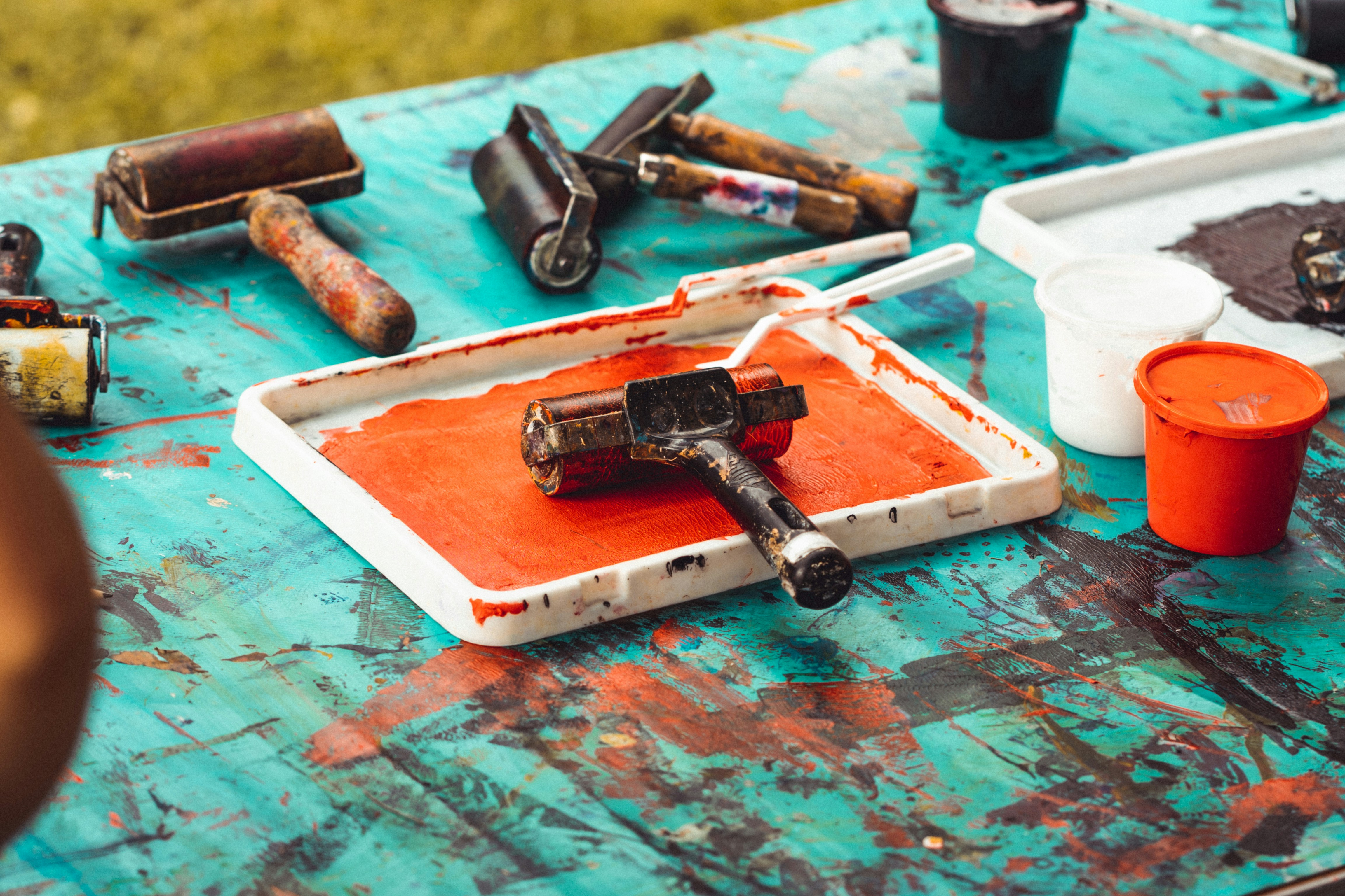 A group of tools on a table photo – Free Brewery arts Image on Unsplash