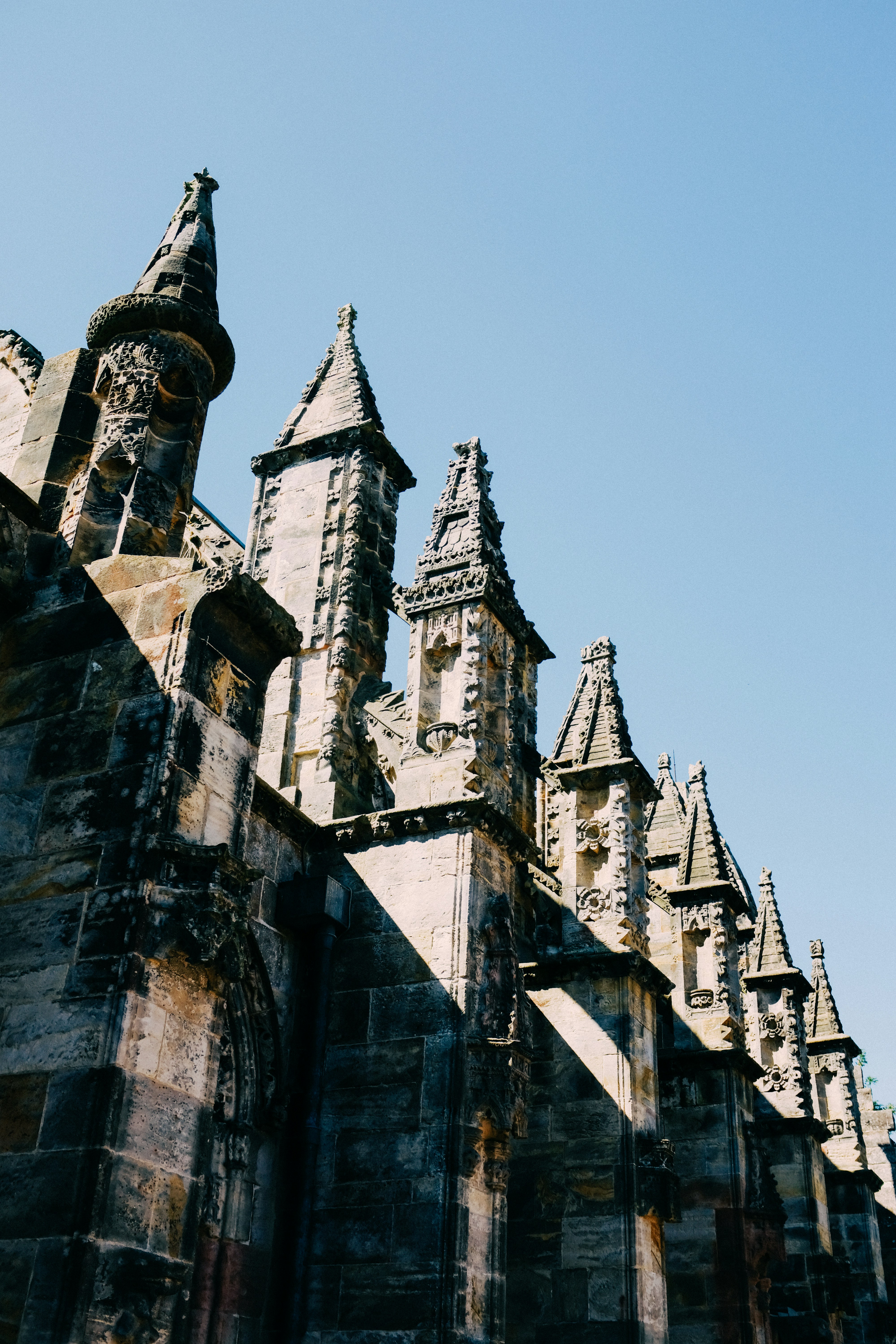 A large stone building photo – Free Blue Image on Unsplash