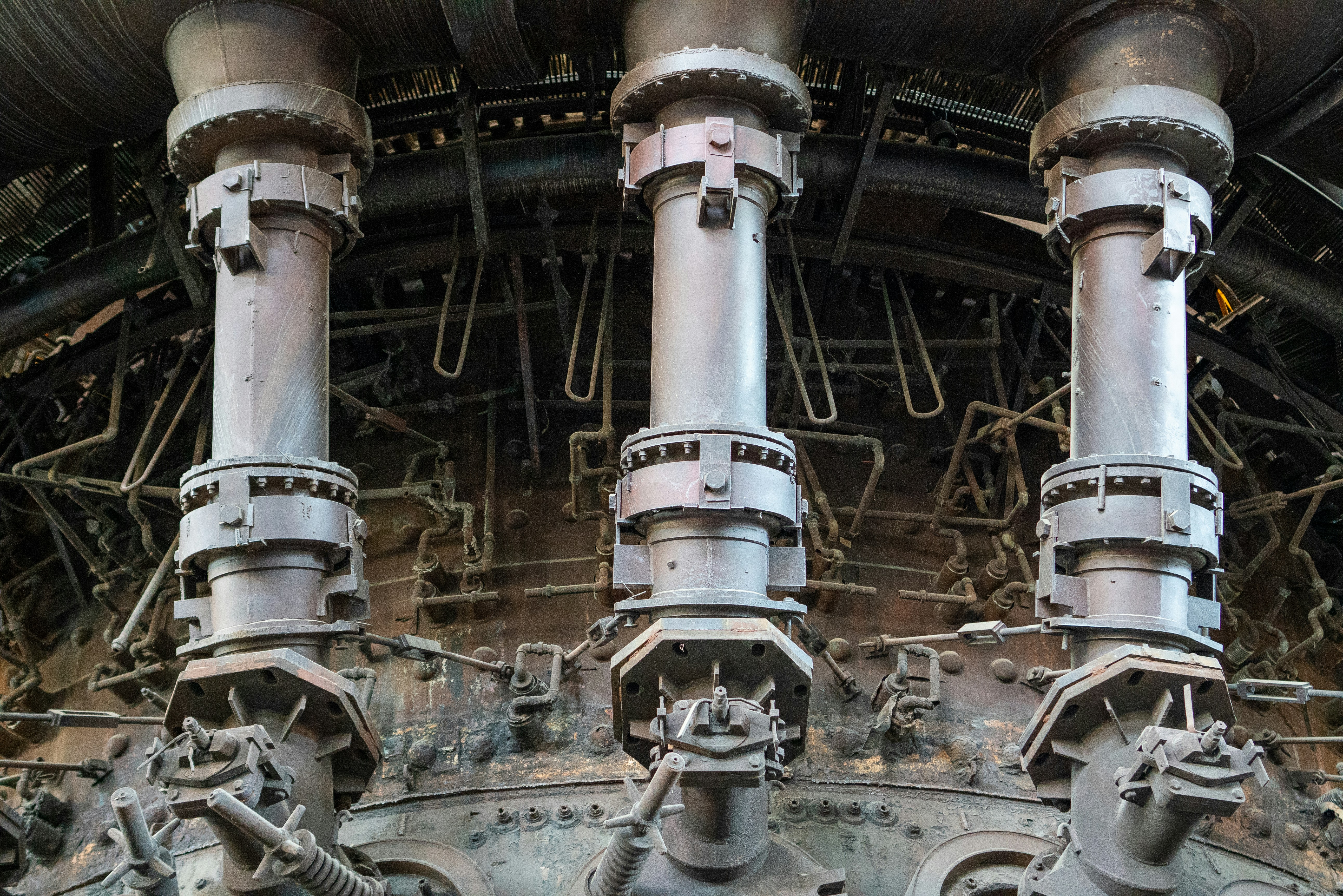 Riveted Lattice: A Detailed Close-Up of Industrial Valve Geometry