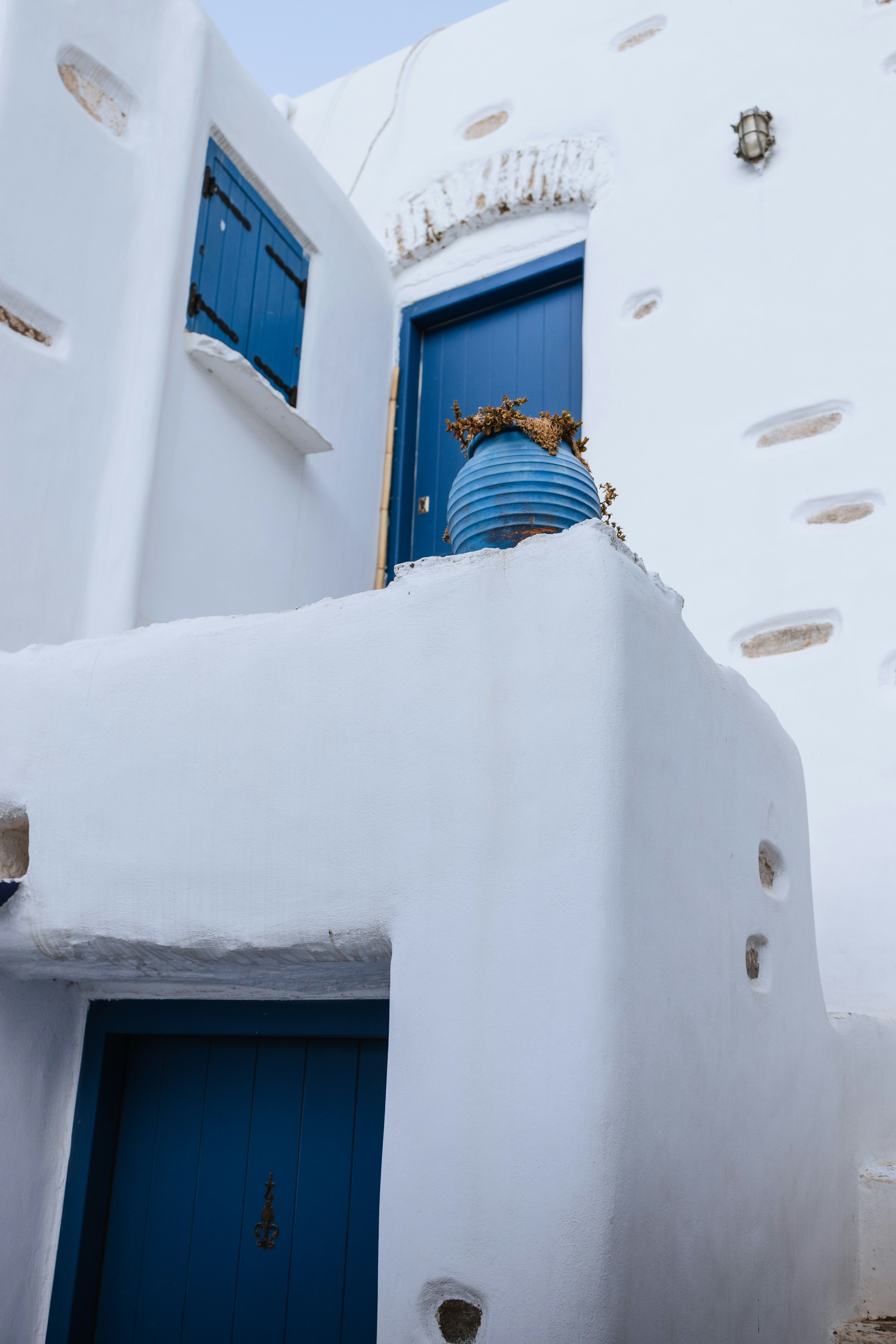 Foto Una mariposa en un edificio – Imagen Paros gratis en Unsplash