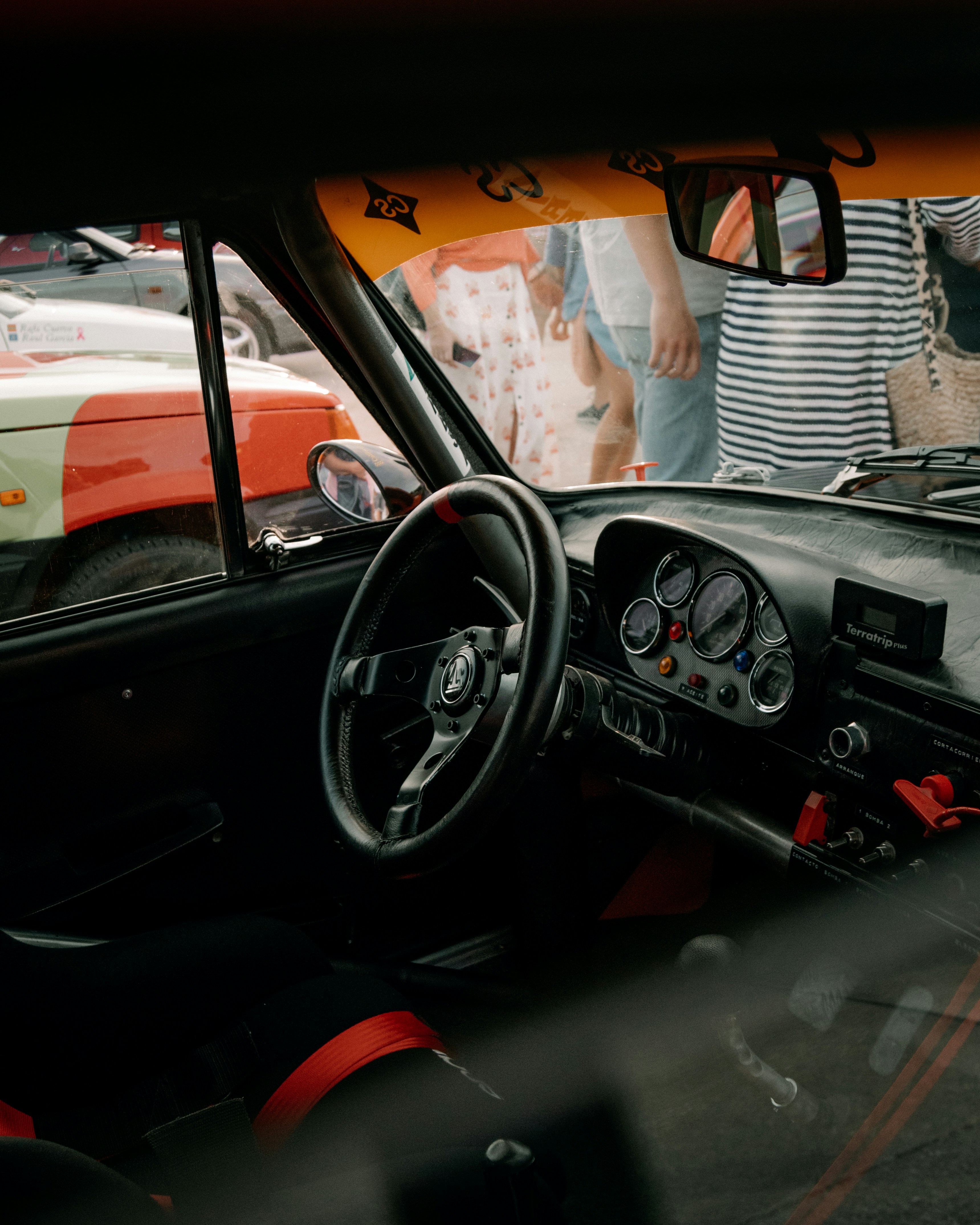 The interior of a car photo – Free Spain Image on Unsplash