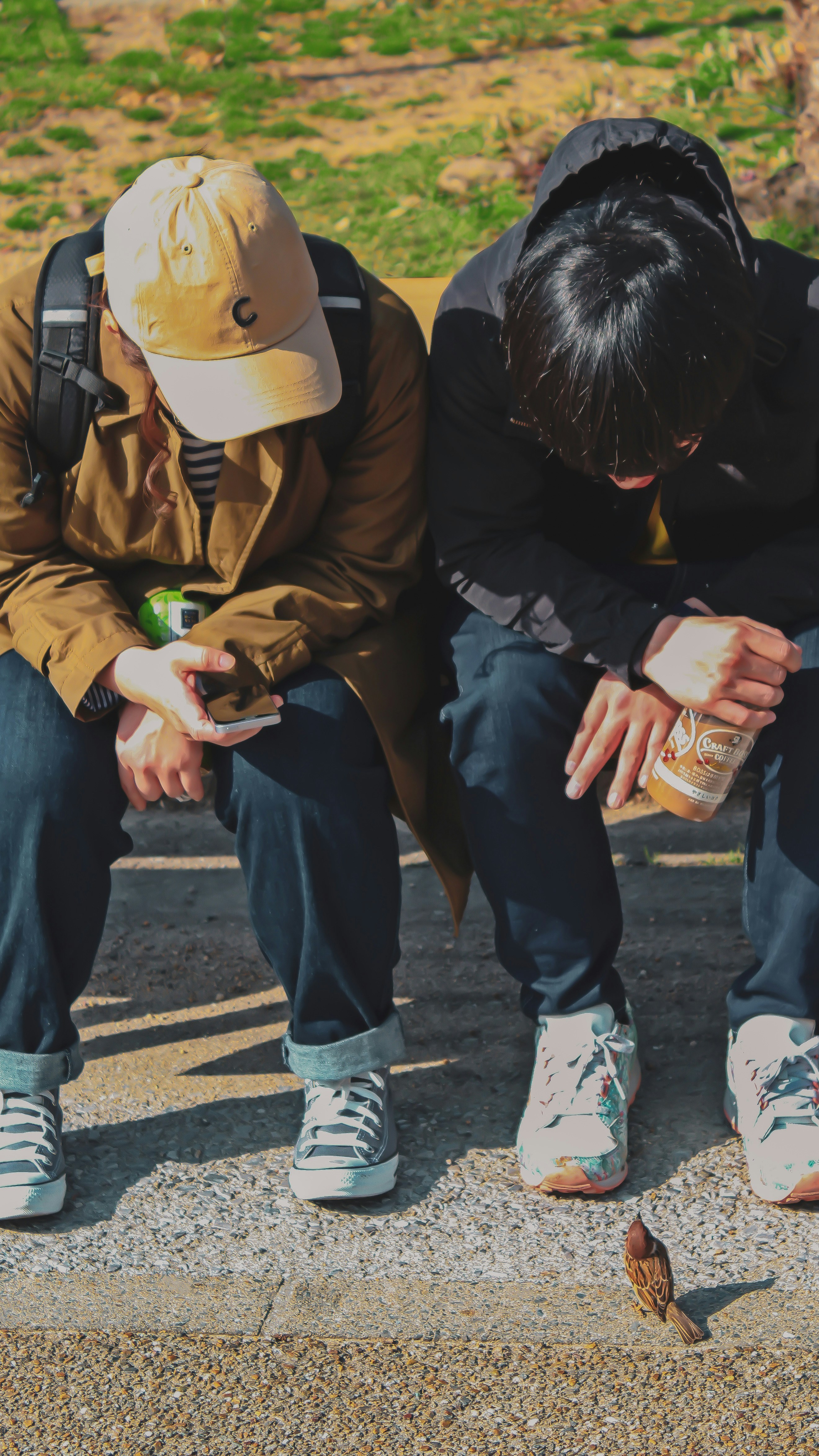 Foto Dos personas vistiendo ropa – Imagen Momento especial gratis en ...