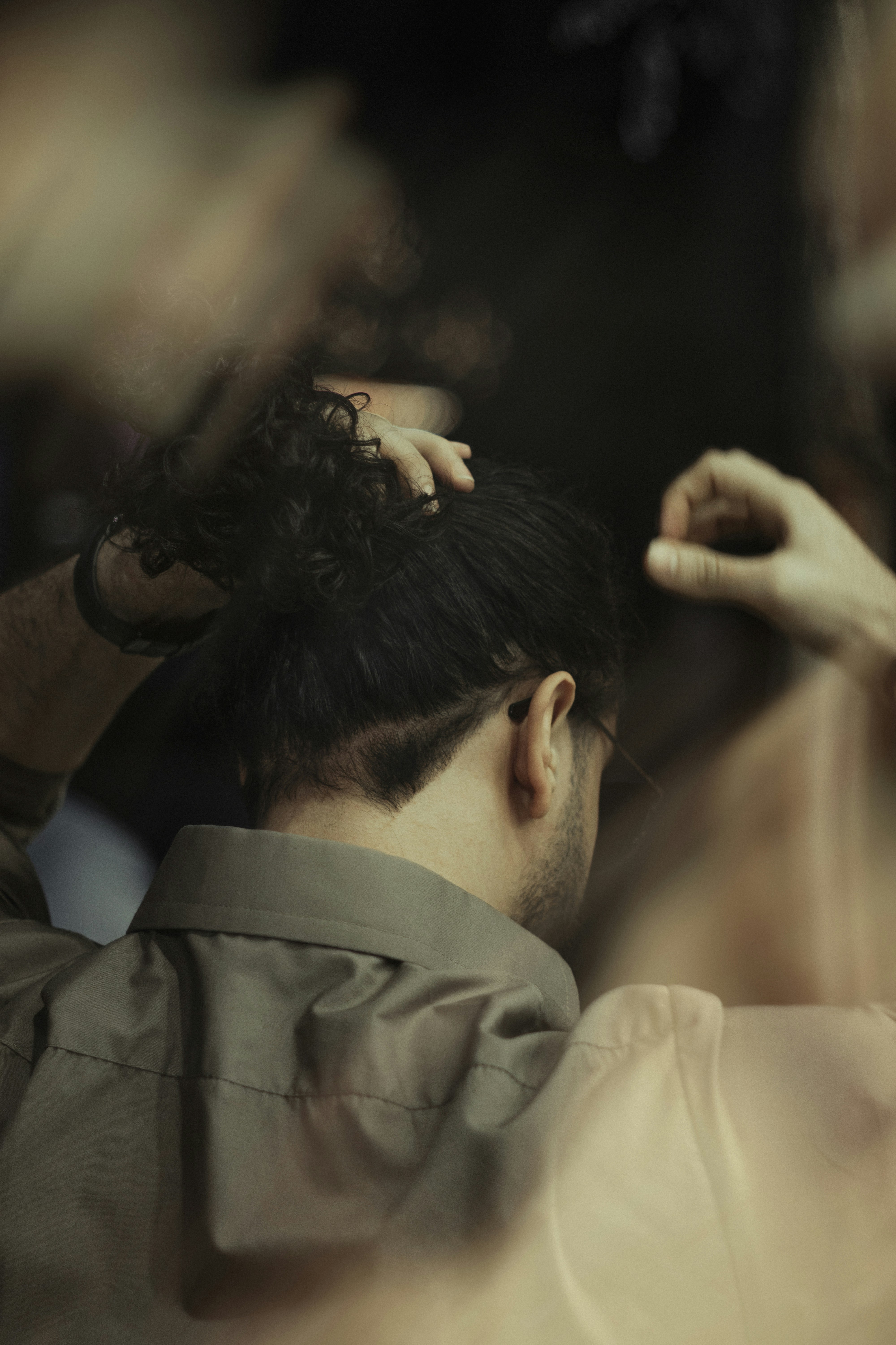 Un homme avec ses cheveux en queue de cheval photo – Photo Mashhad ...