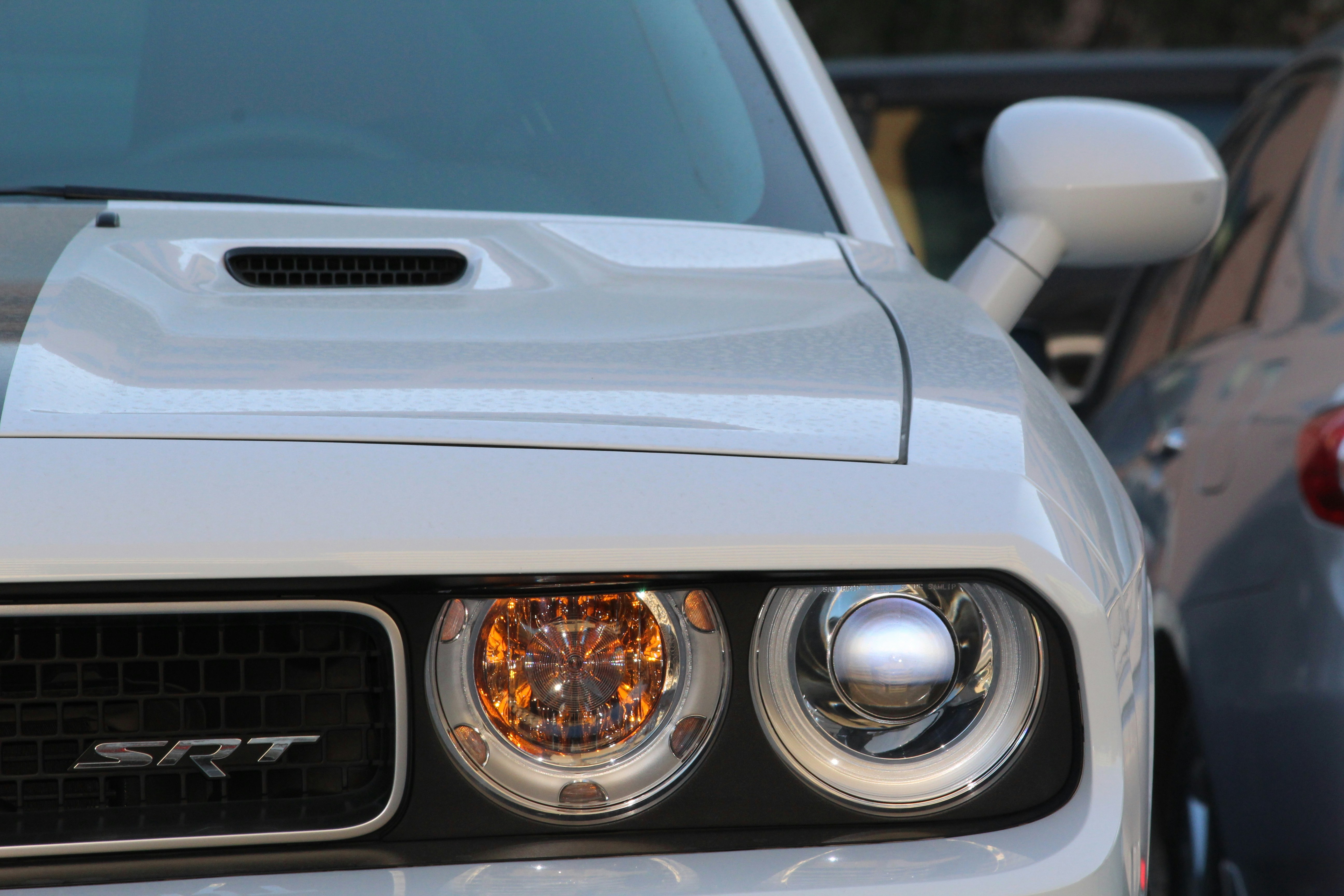 La parte delantera de un coche foto – Imagen de Al Rolla Street - Al ...