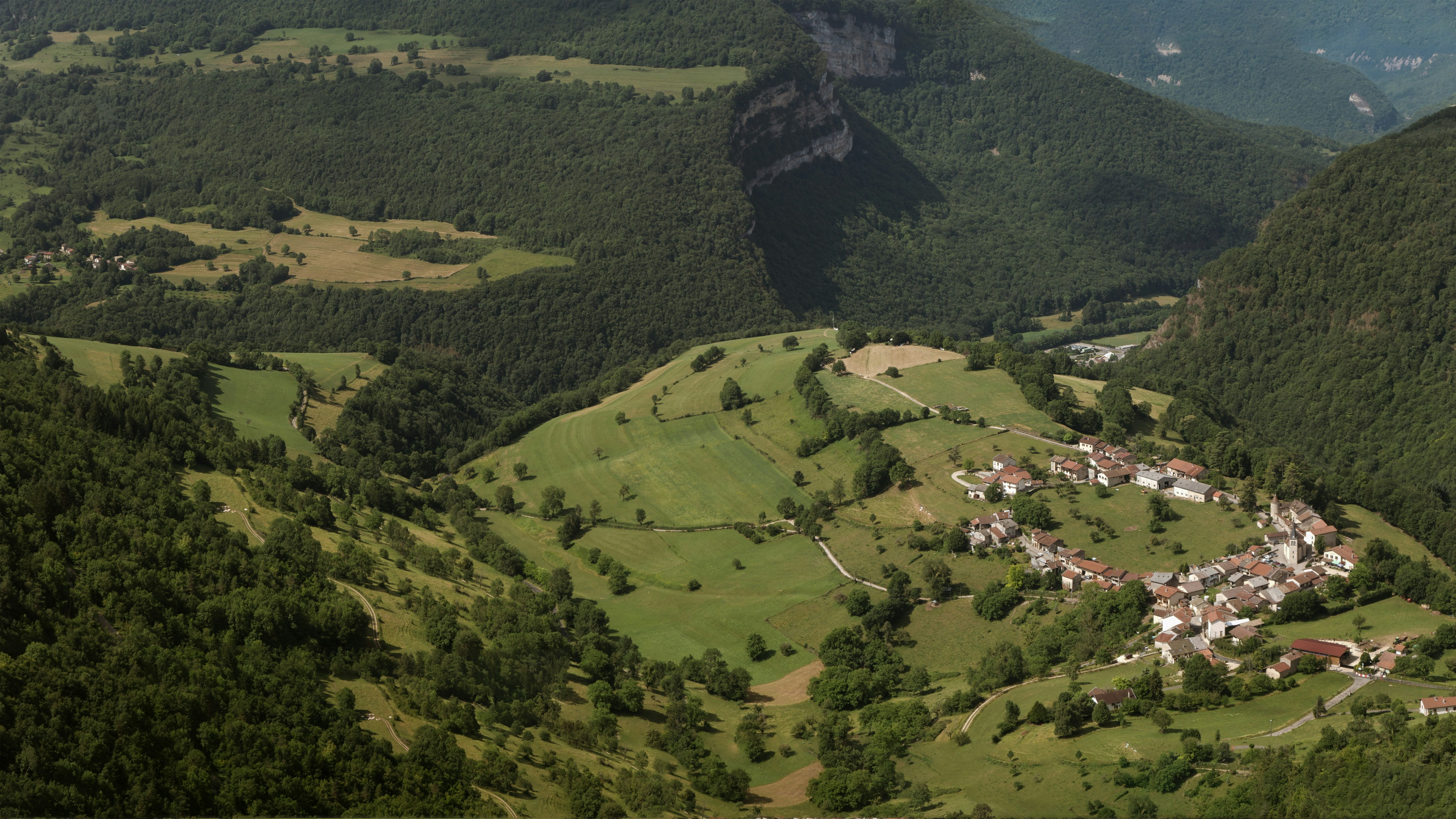 Évosges Photos | Télécharger des images gratuites sur Unsplash