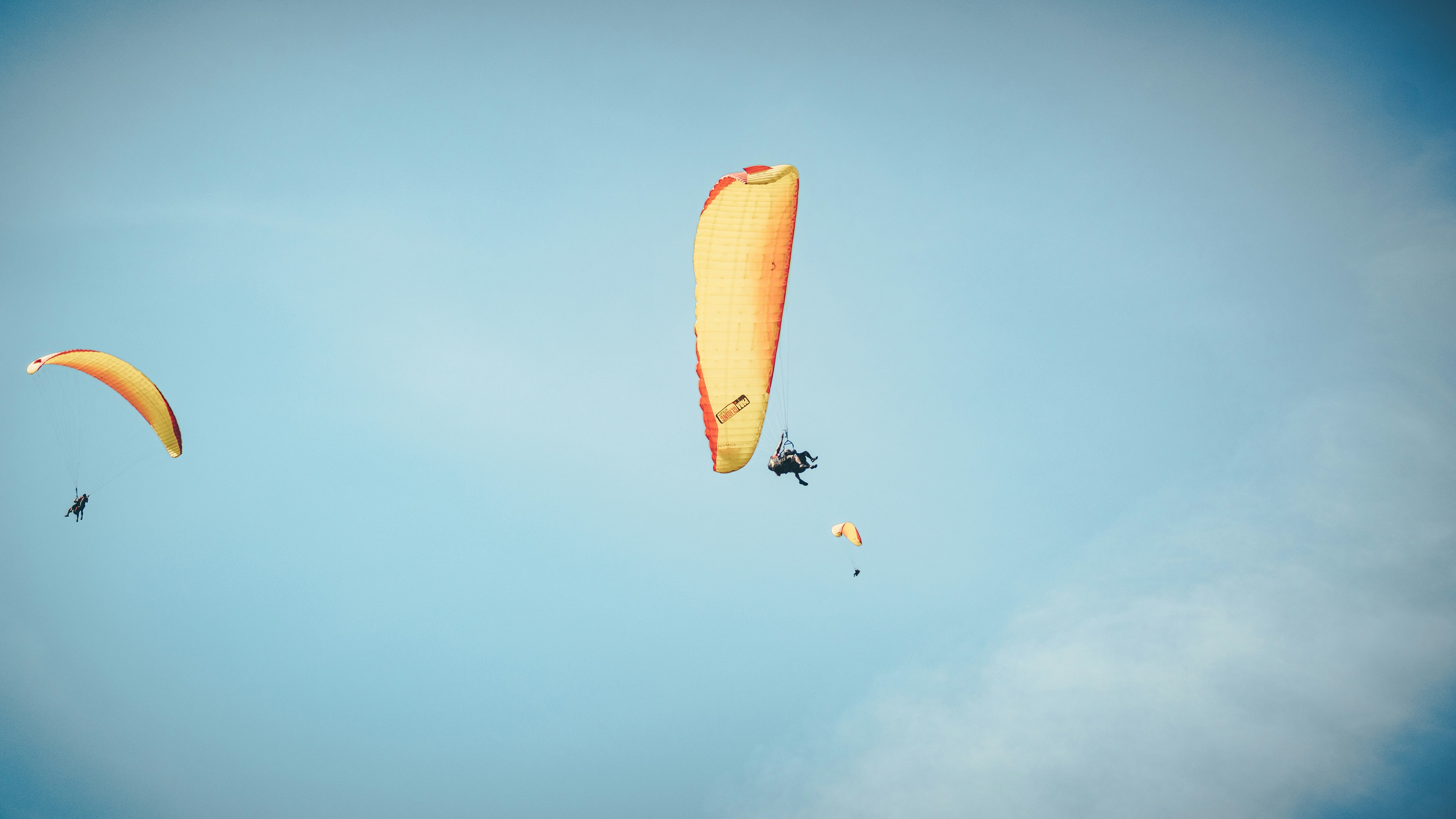 A group of people parachuting photo – Free Interlaken Image on Unsplash