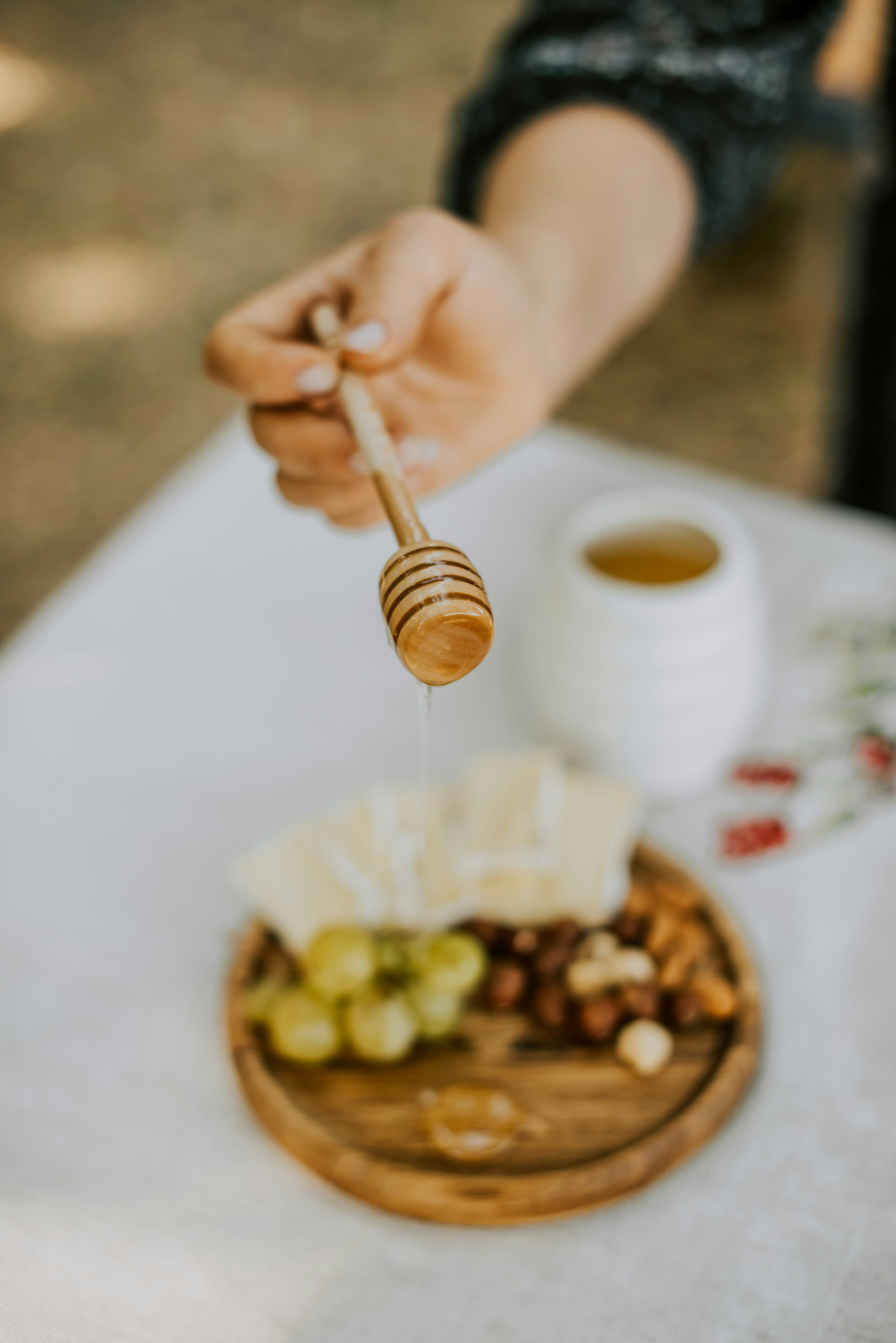 A person eating food photo – Free Brown Image on Unsplash