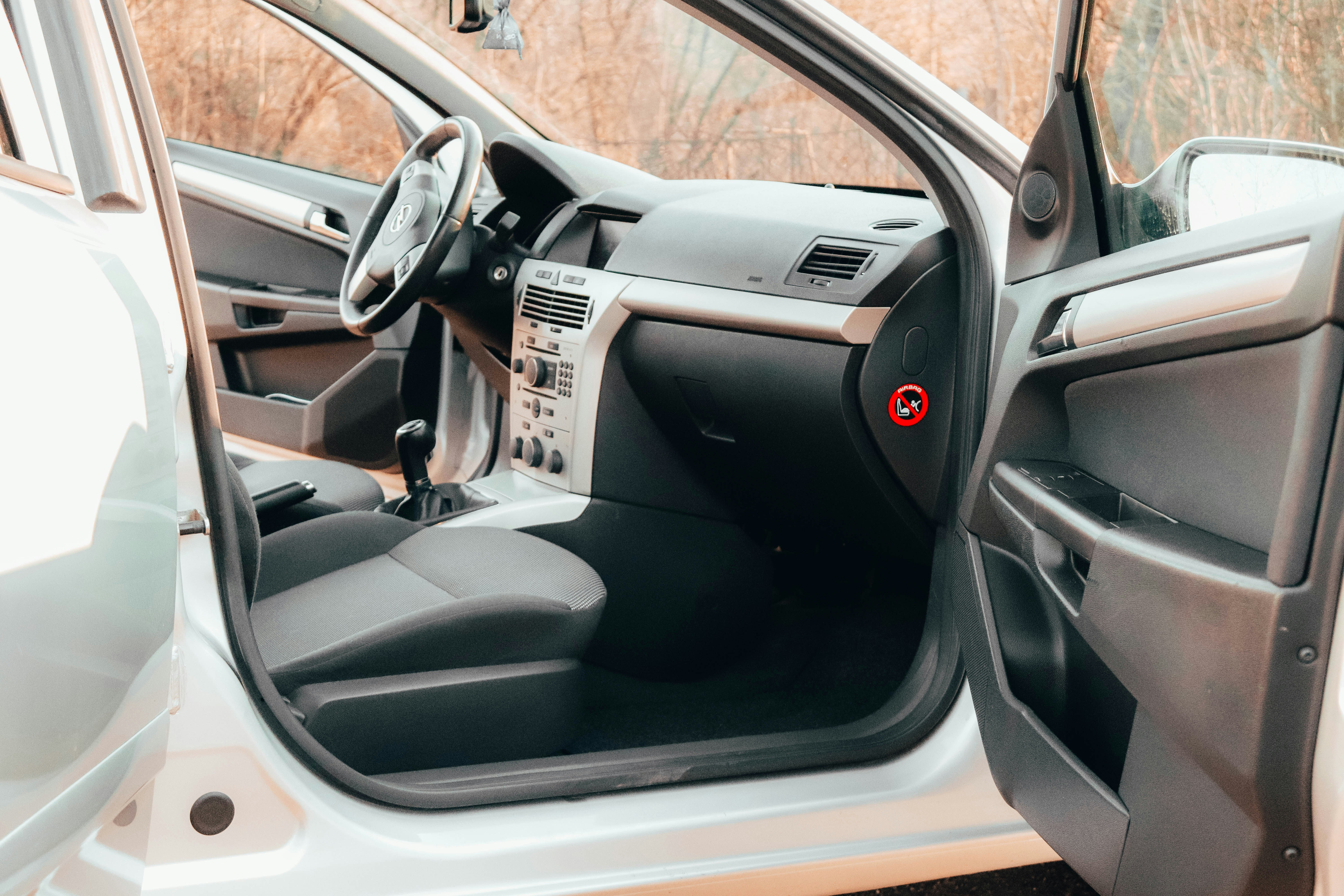 El interior de un coche foto – Imagen de Coche gratuita en Unsplash