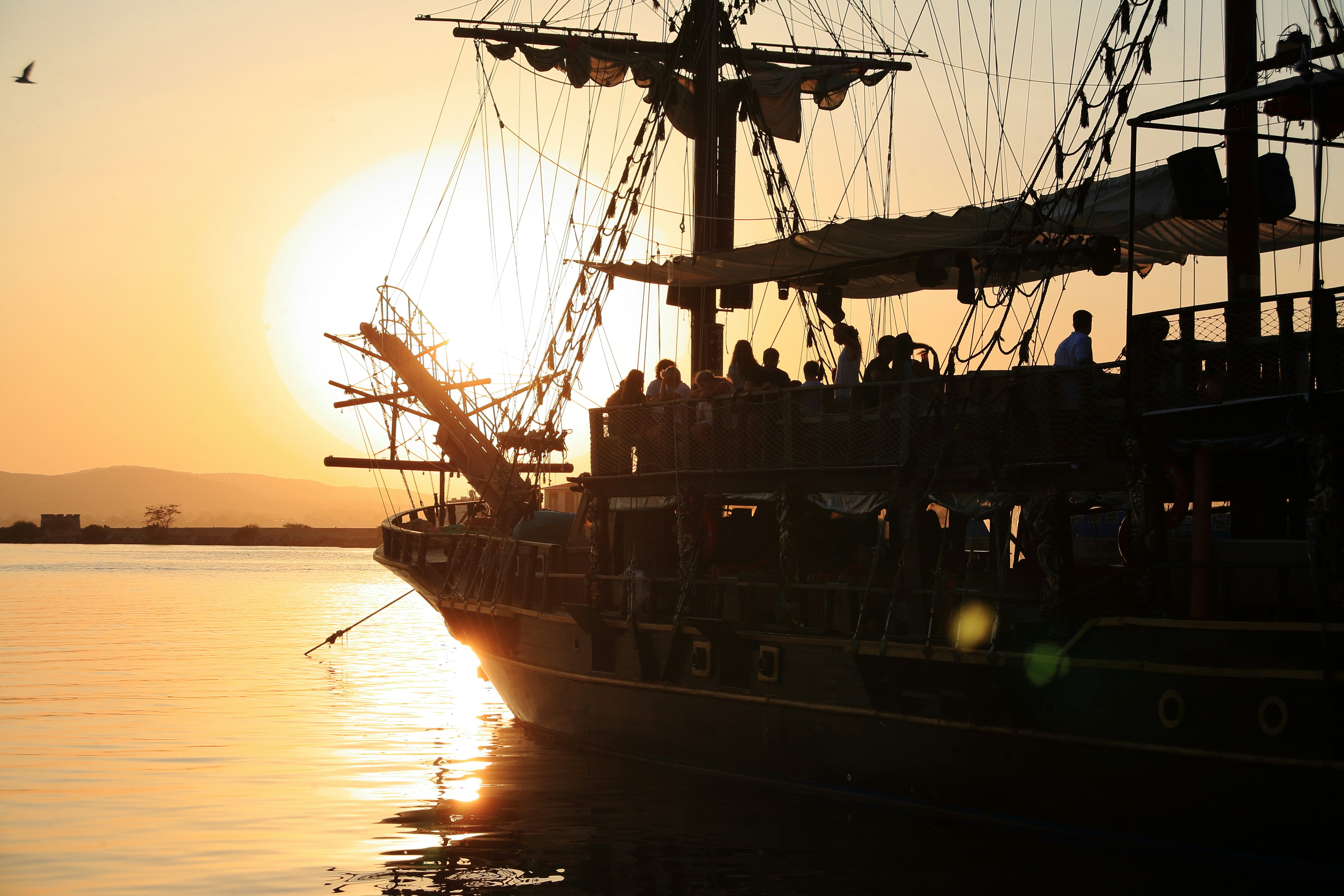 Foto zum Thema Ein Boot mit Menschen darauf – Kostenloses Bild zu ...