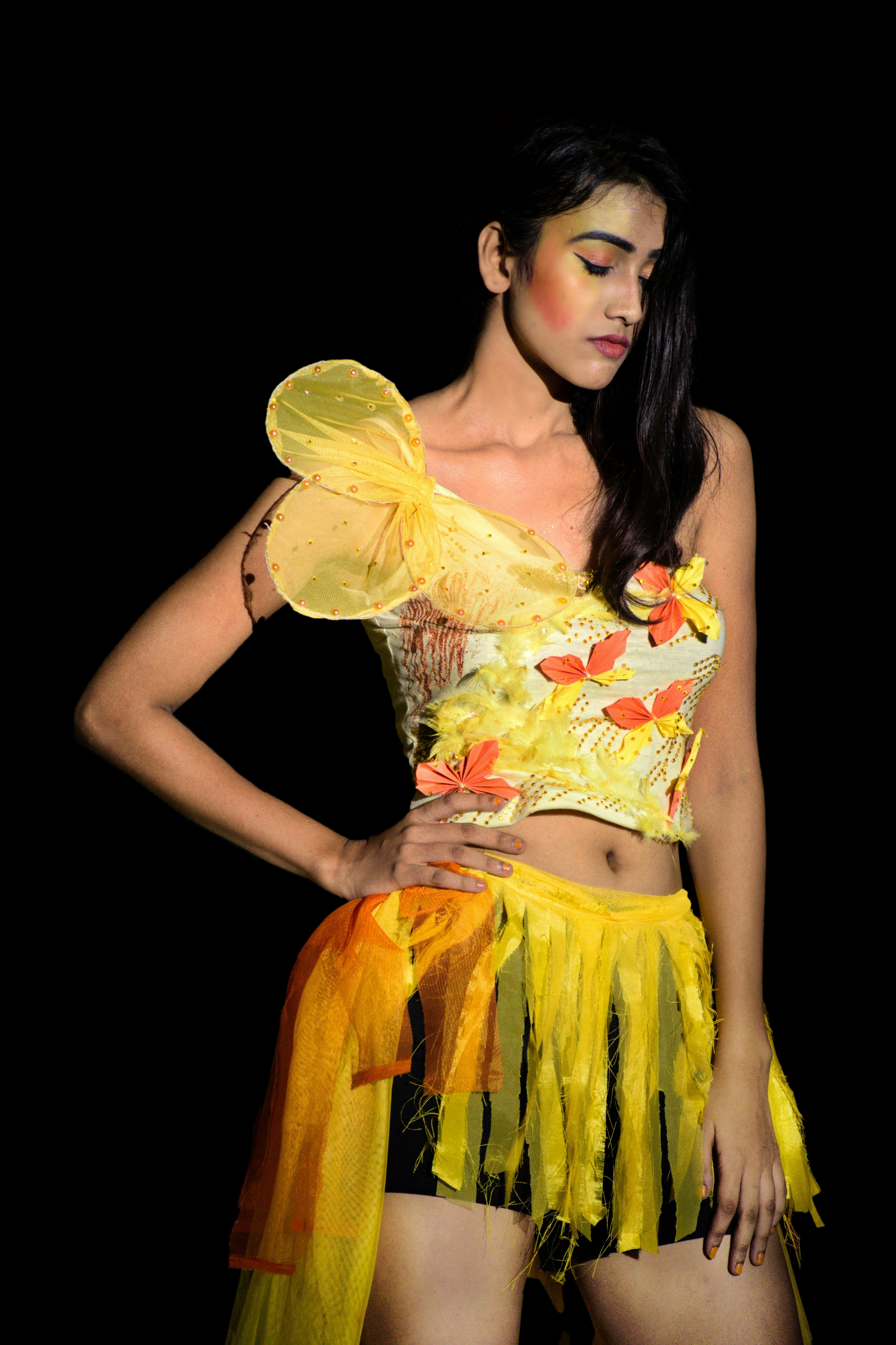 A woman in a yellow dress photo – Free Kolkata Image on Unsplash