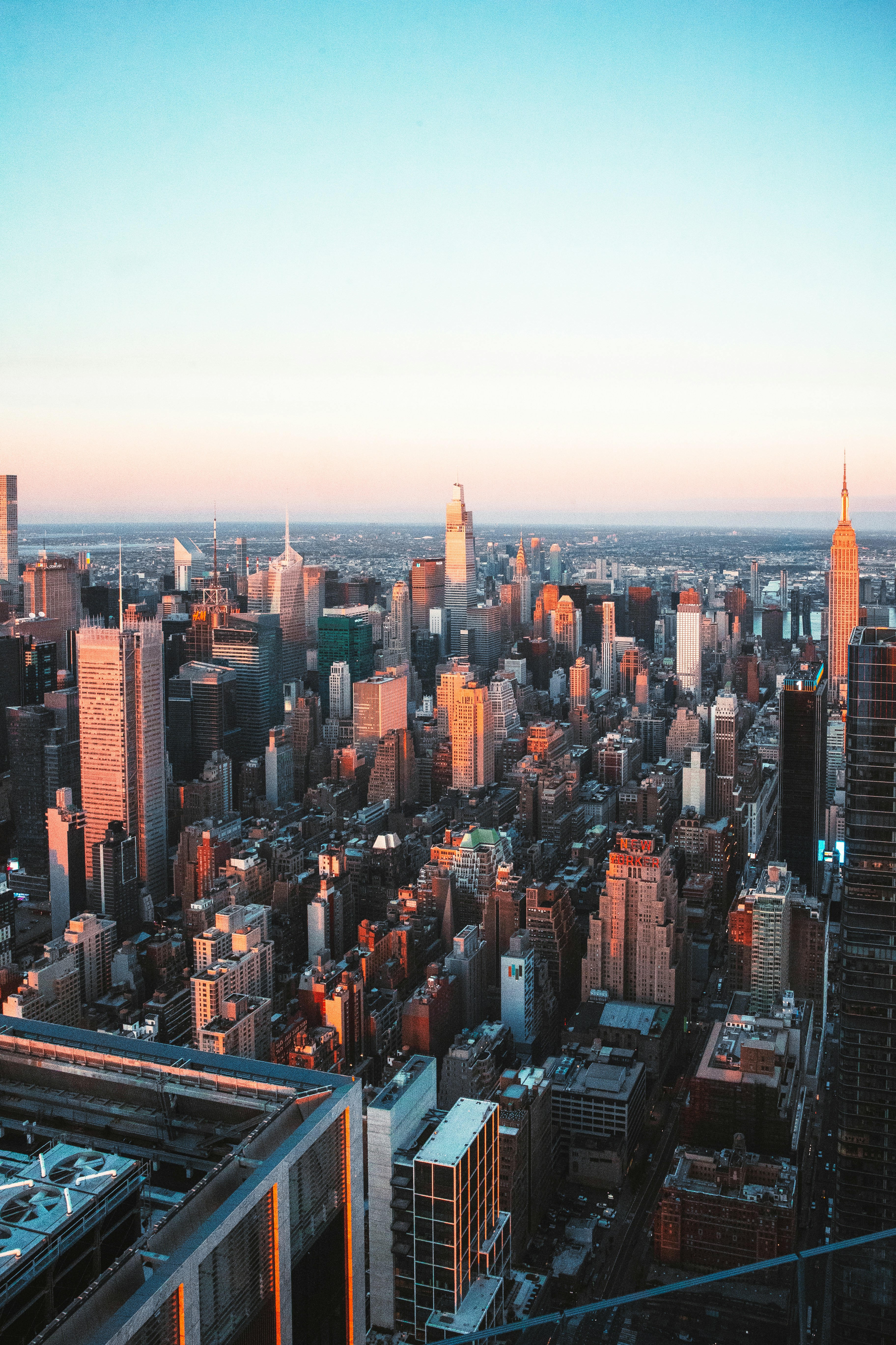 A city with many tall buildings photo – Free Urban Image on Unsplash