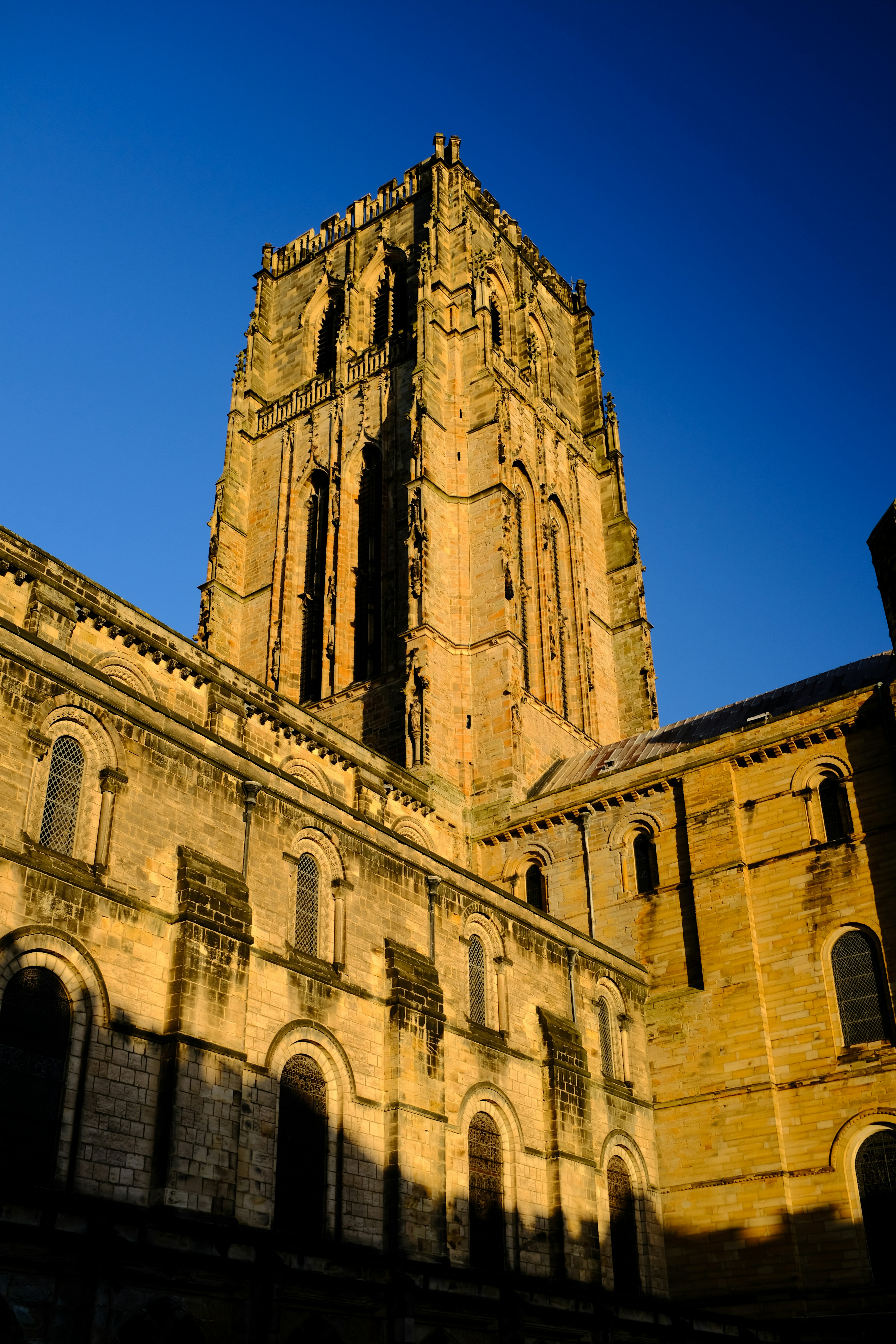 A large stone building photo – Free Durham cathedral Image on Unsplash