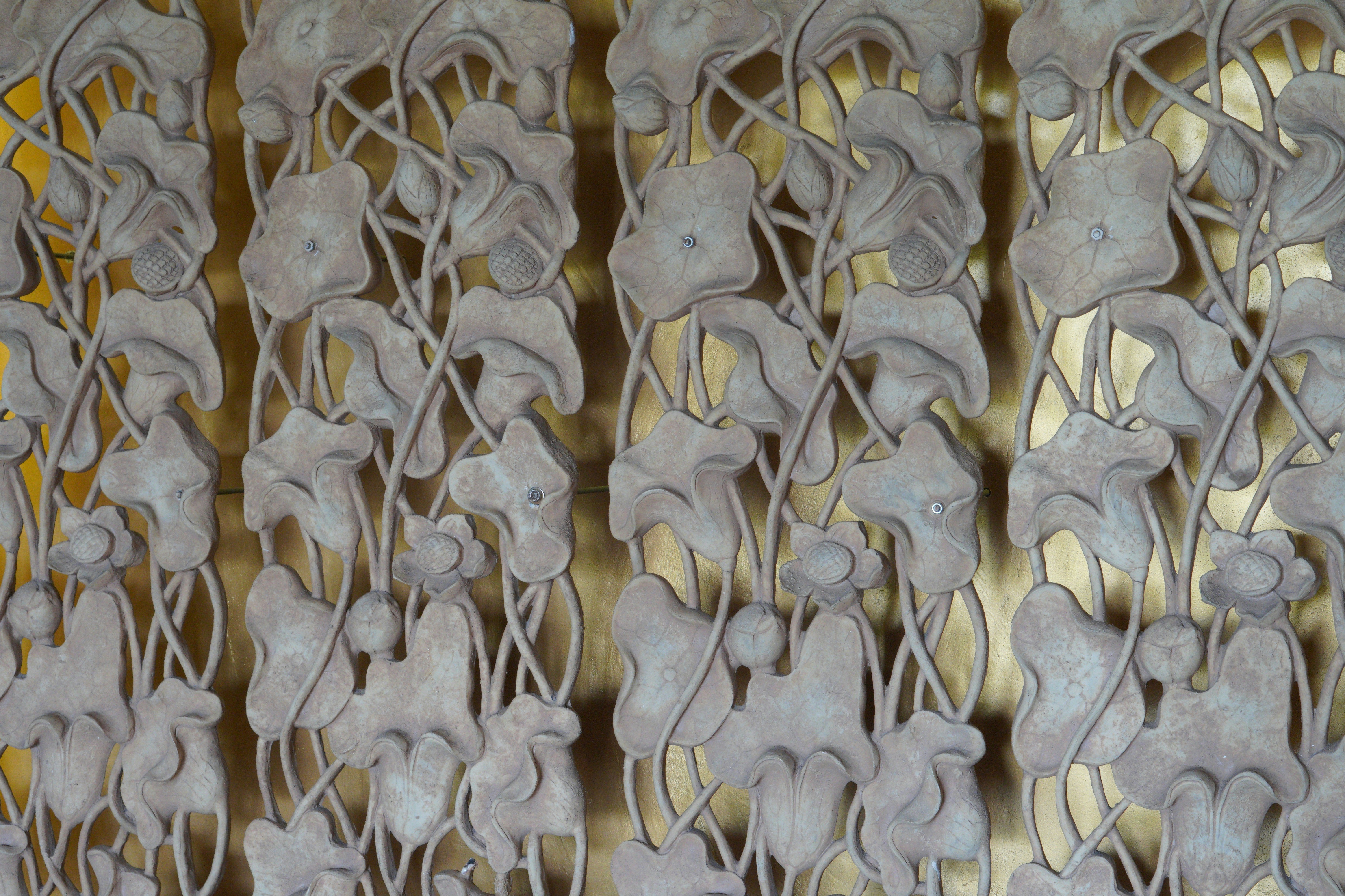 Interwoven Seed Túlar: a Repeating Vein of Silvery Leaves