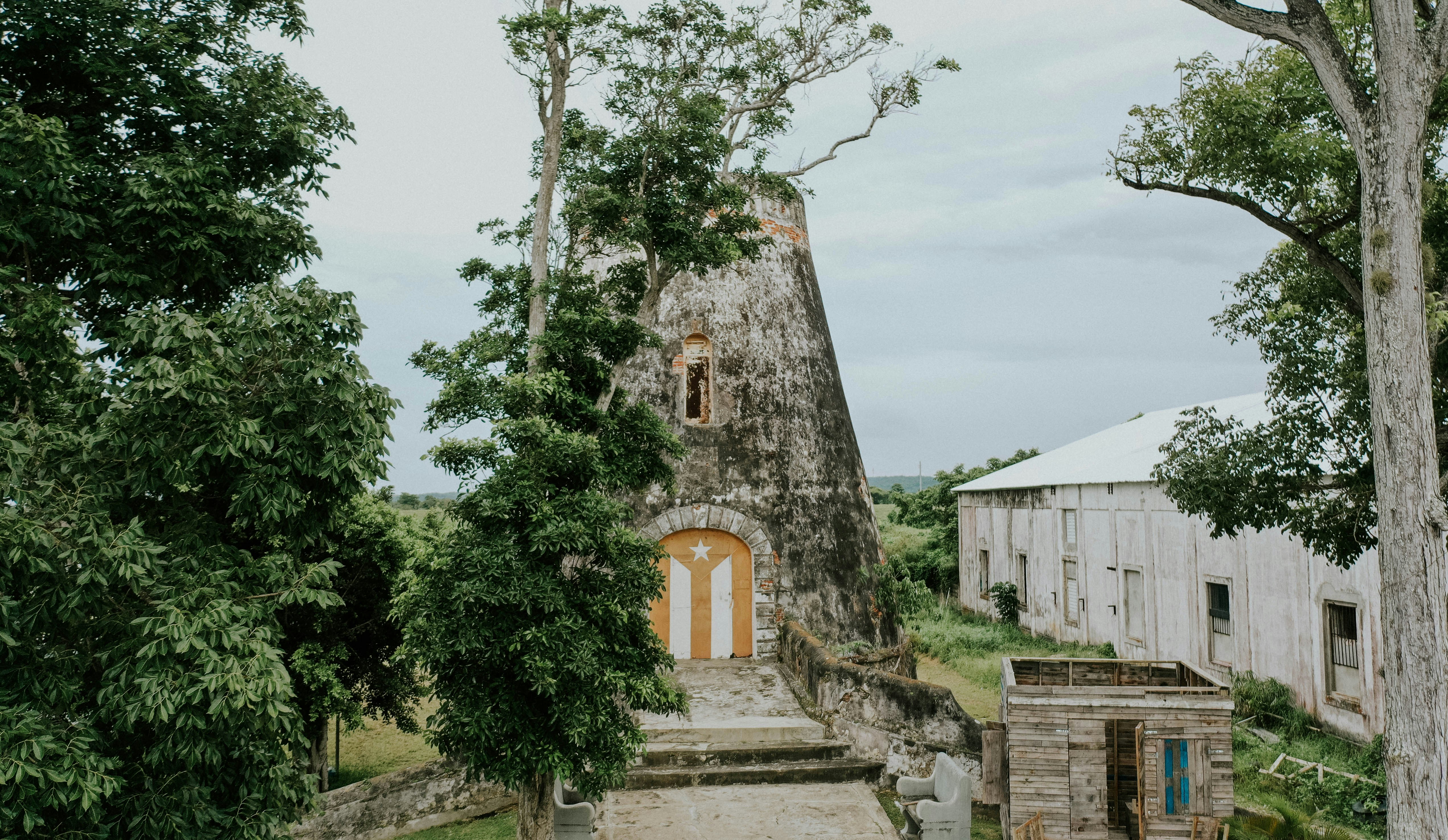 A stone building with a tower photo – Free Puerto rico Image on Unsplash