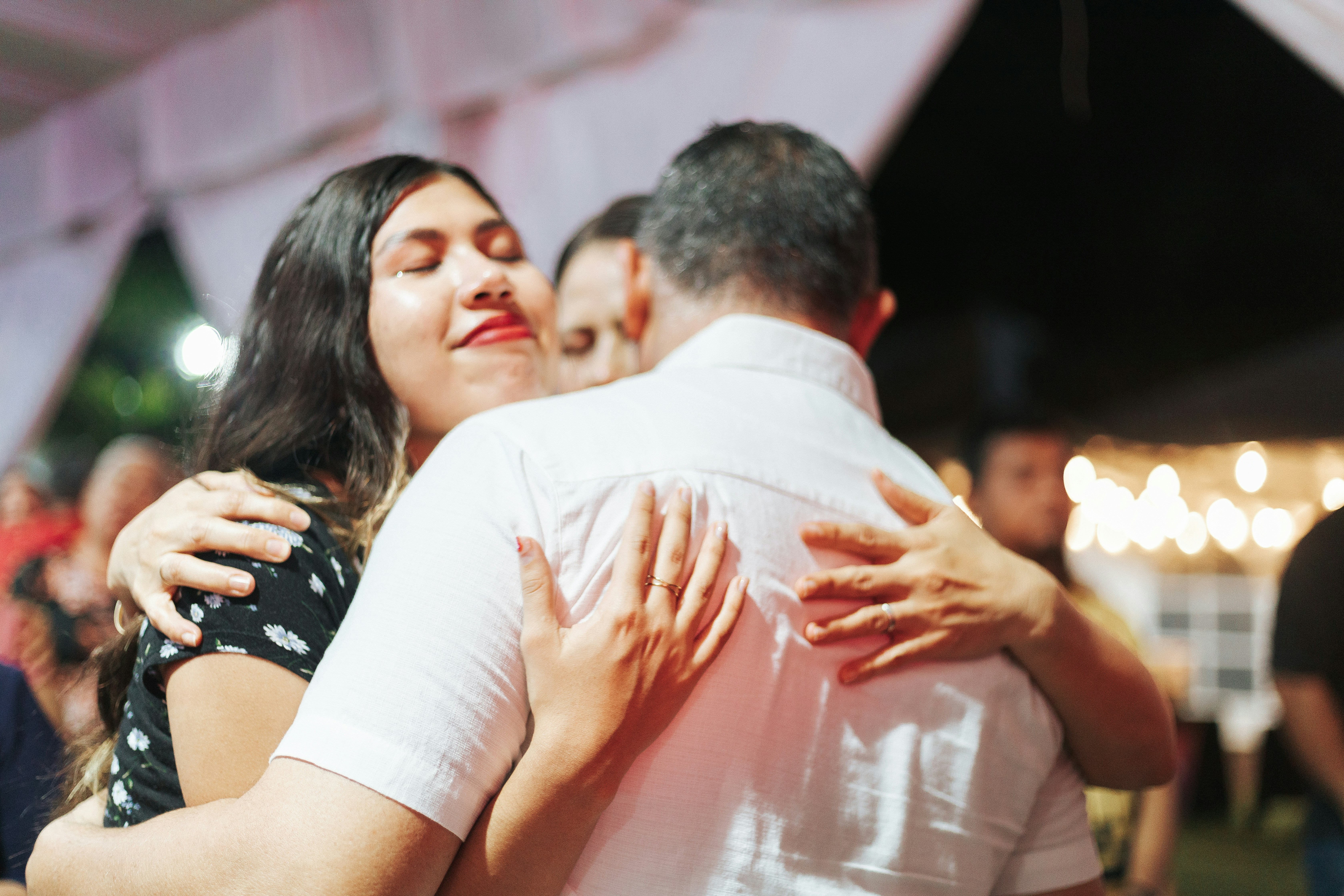A man and woman dancing photo – Free Human Image on Unsplash