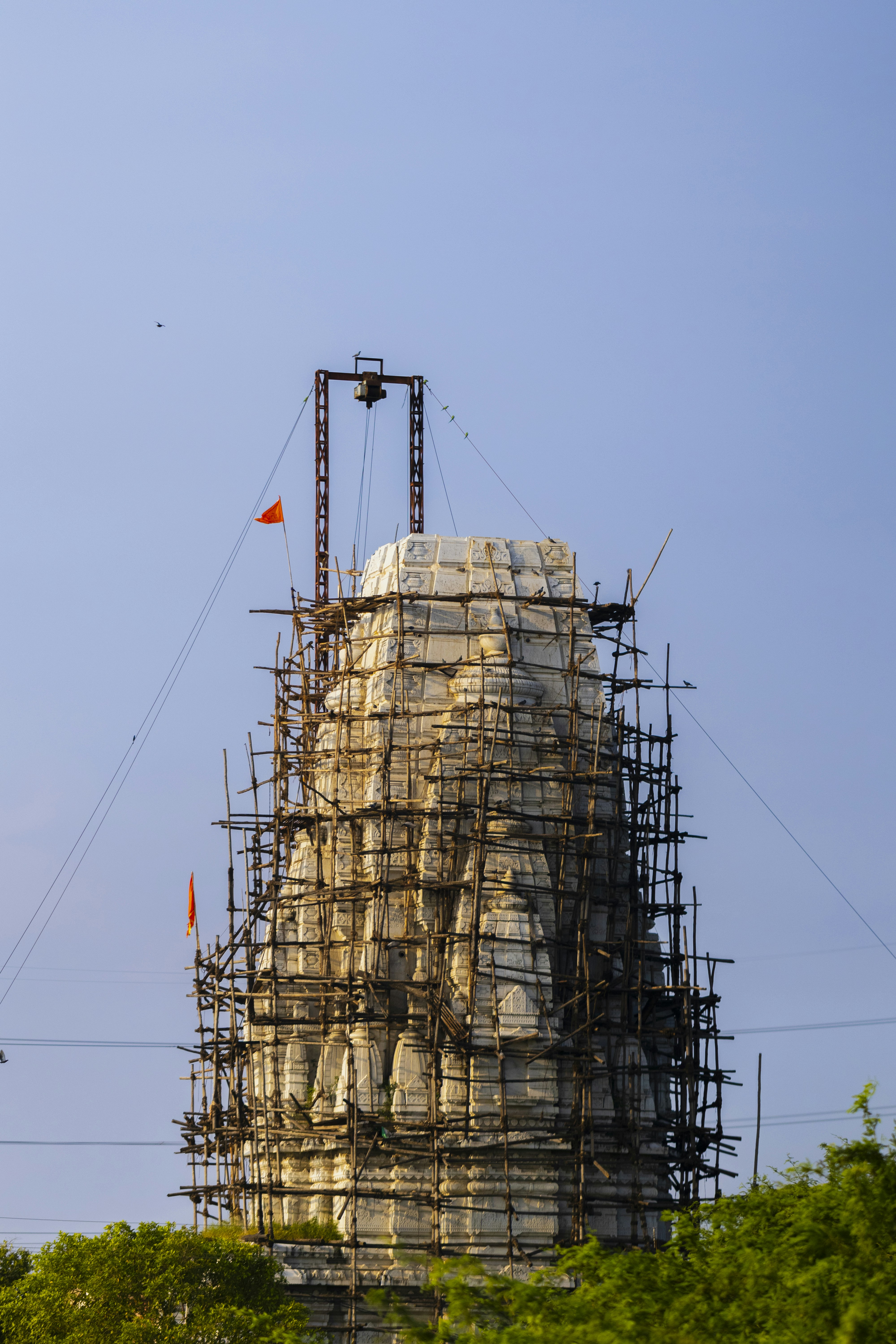 A large metal structure photo – Free India Image on Unsplash