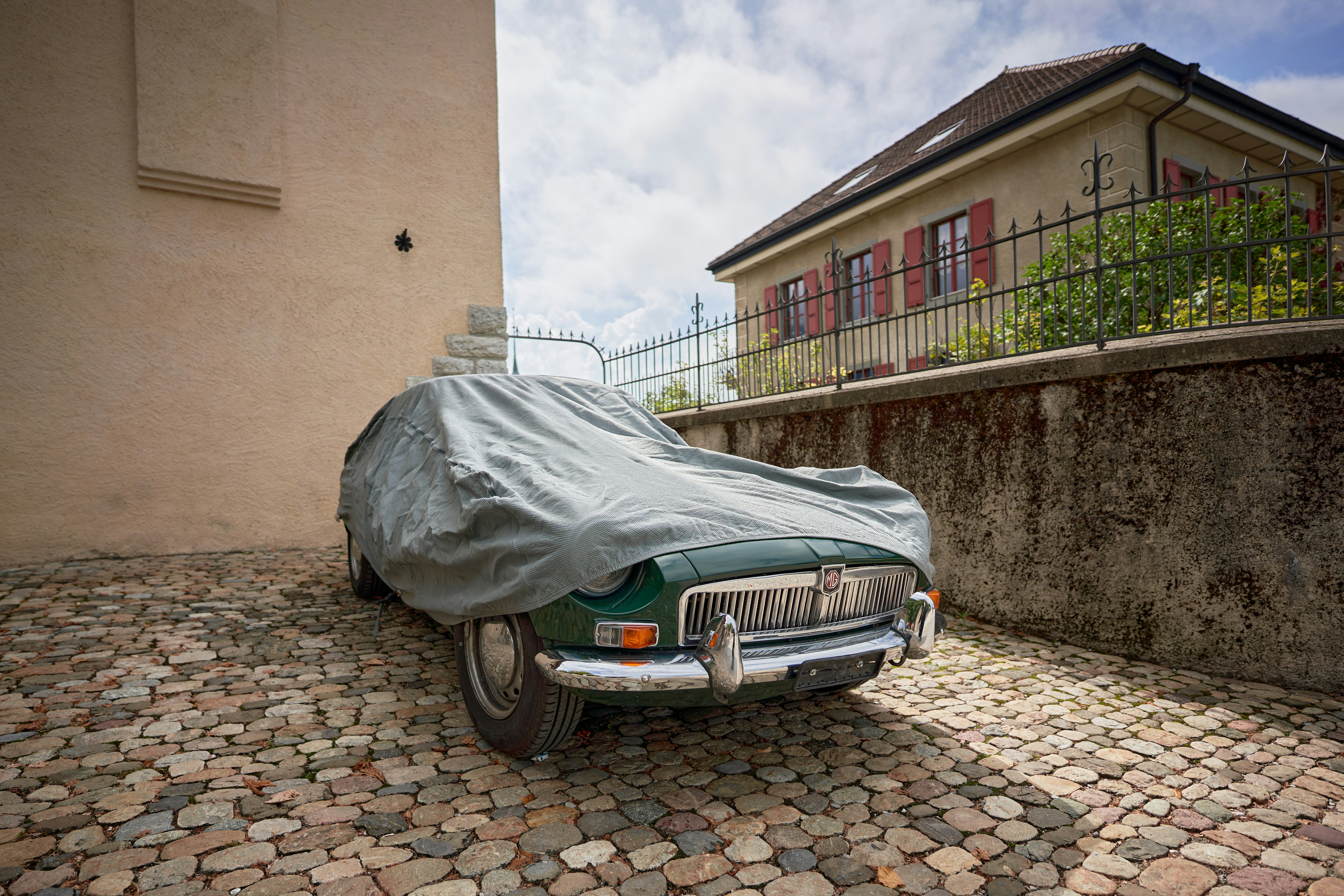 Covered Classic in a Quiet Cobblestone Courtyard