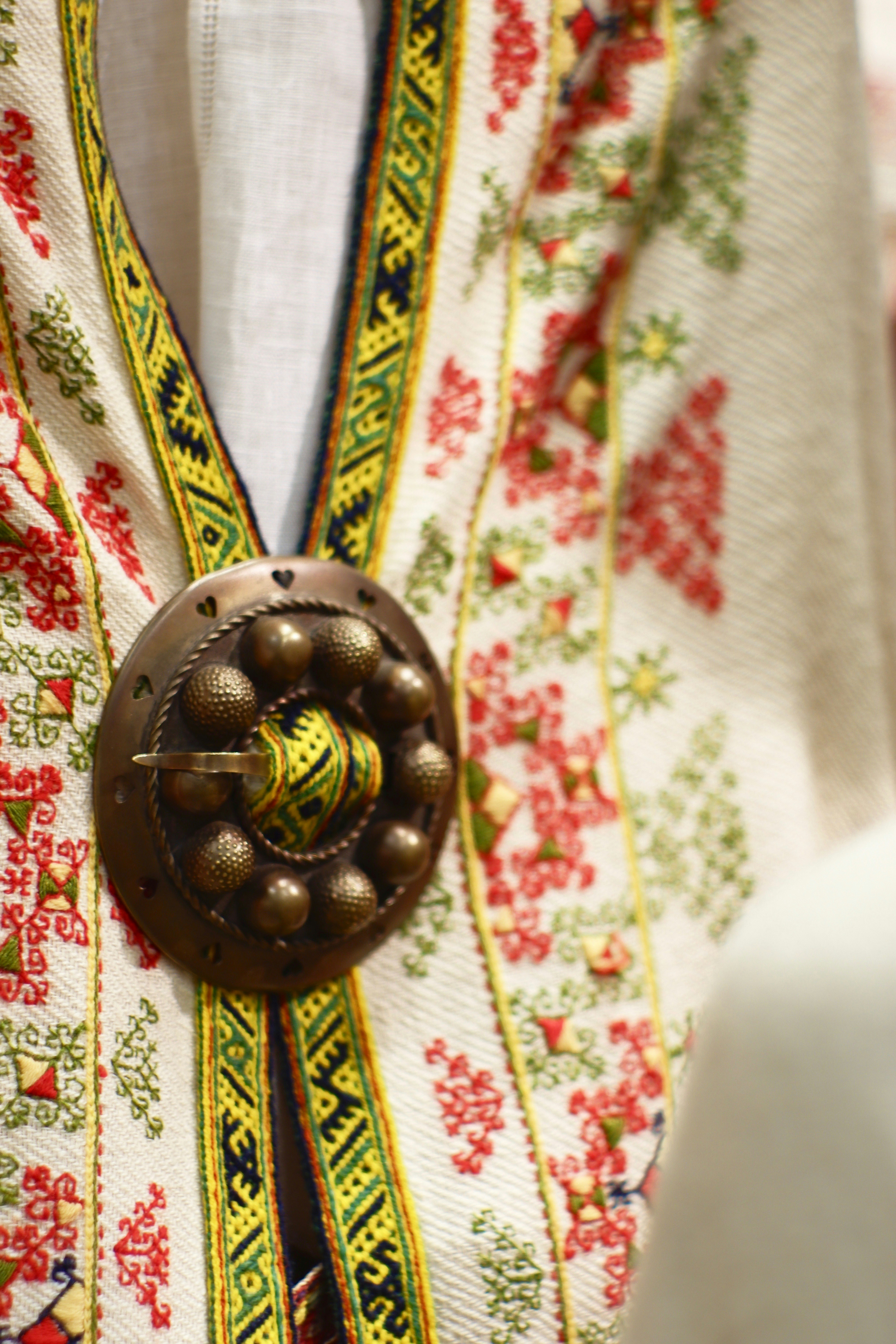 Traditional Clothes Pictures | Download Free Images on Unsplash