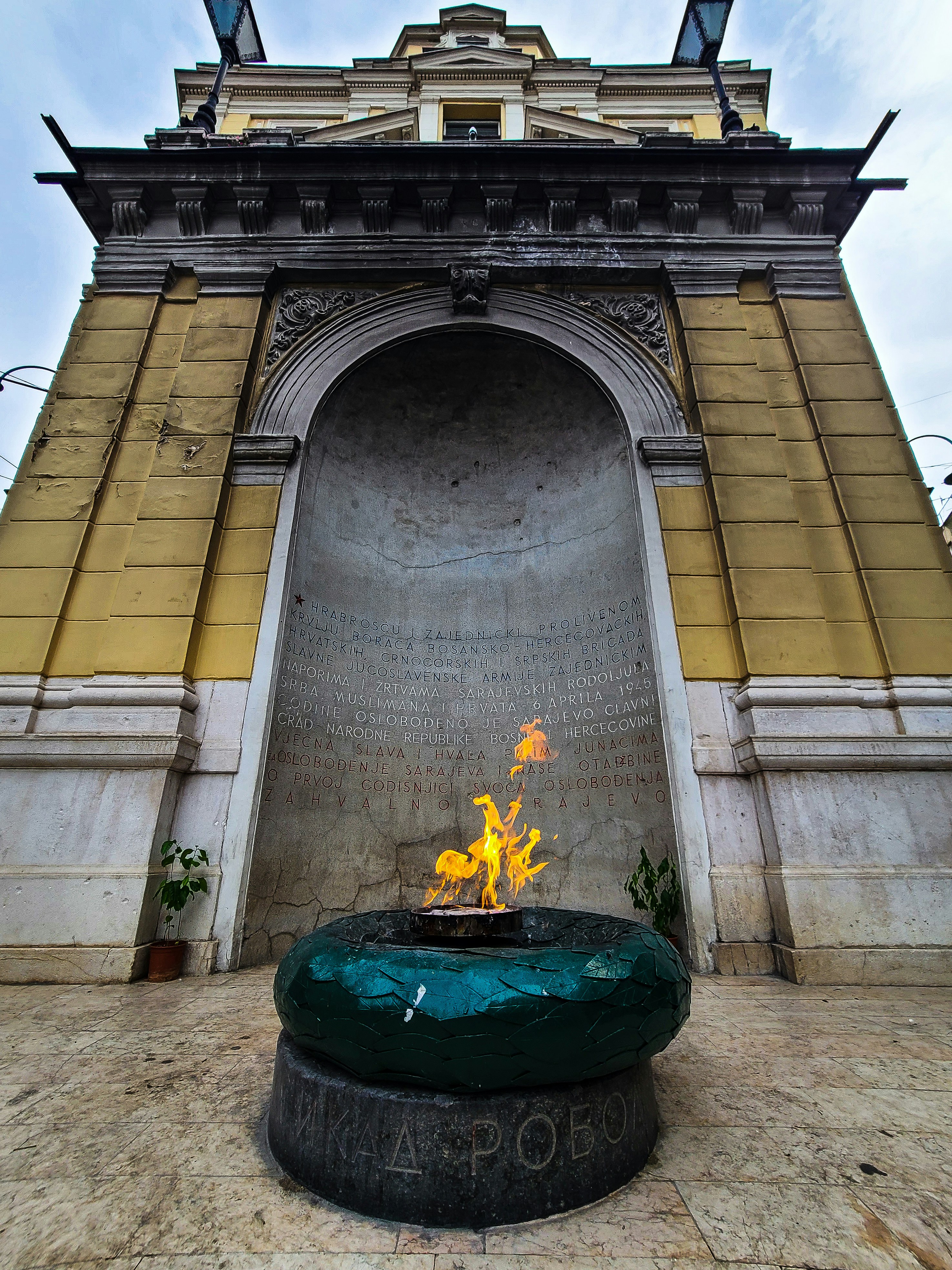 Flame at the Gate: Archway Monument with Eternal Fire