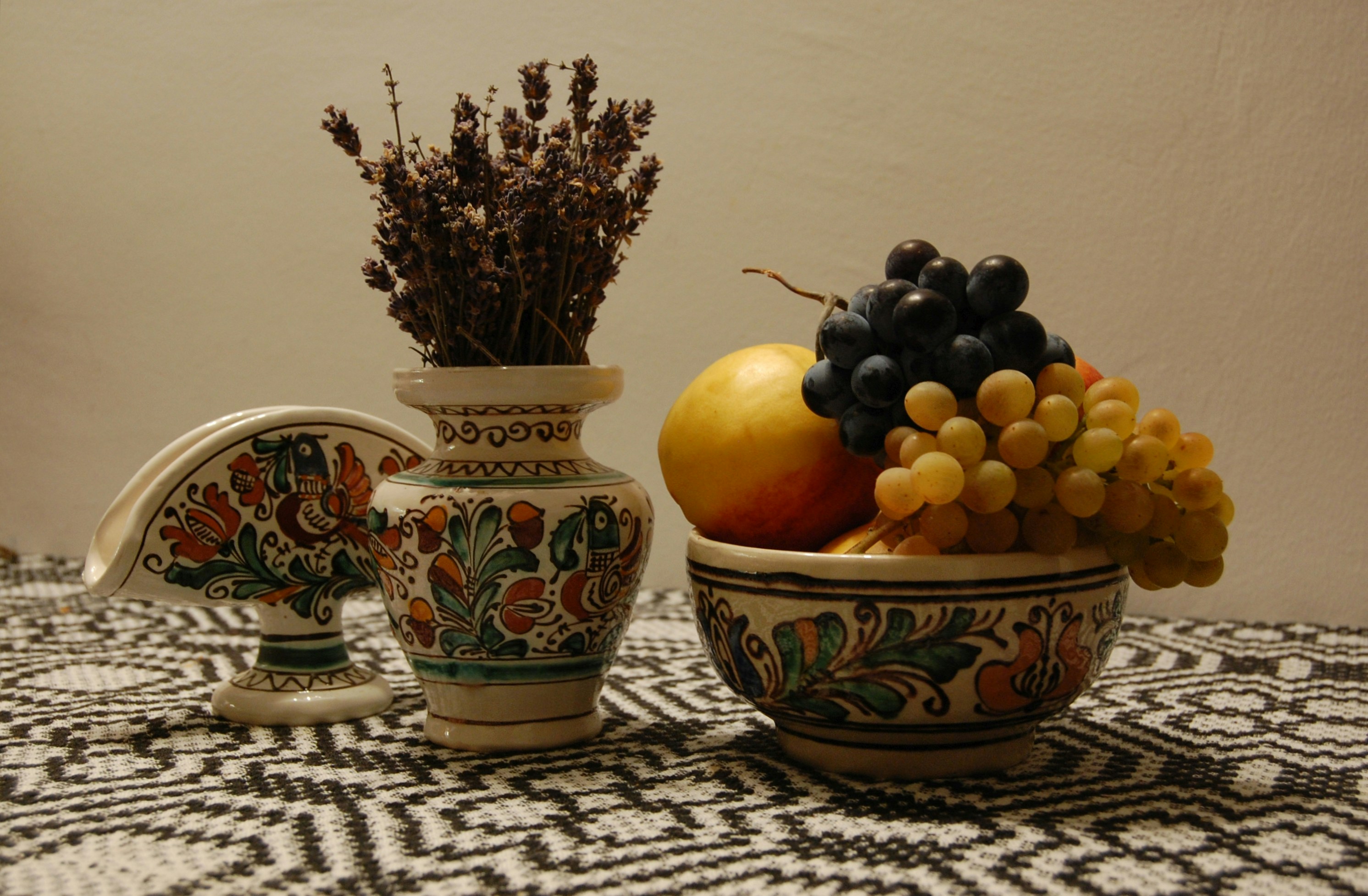 Grapes and Lavender in Painted Ceramics: A Quiet Tabletop Portrait