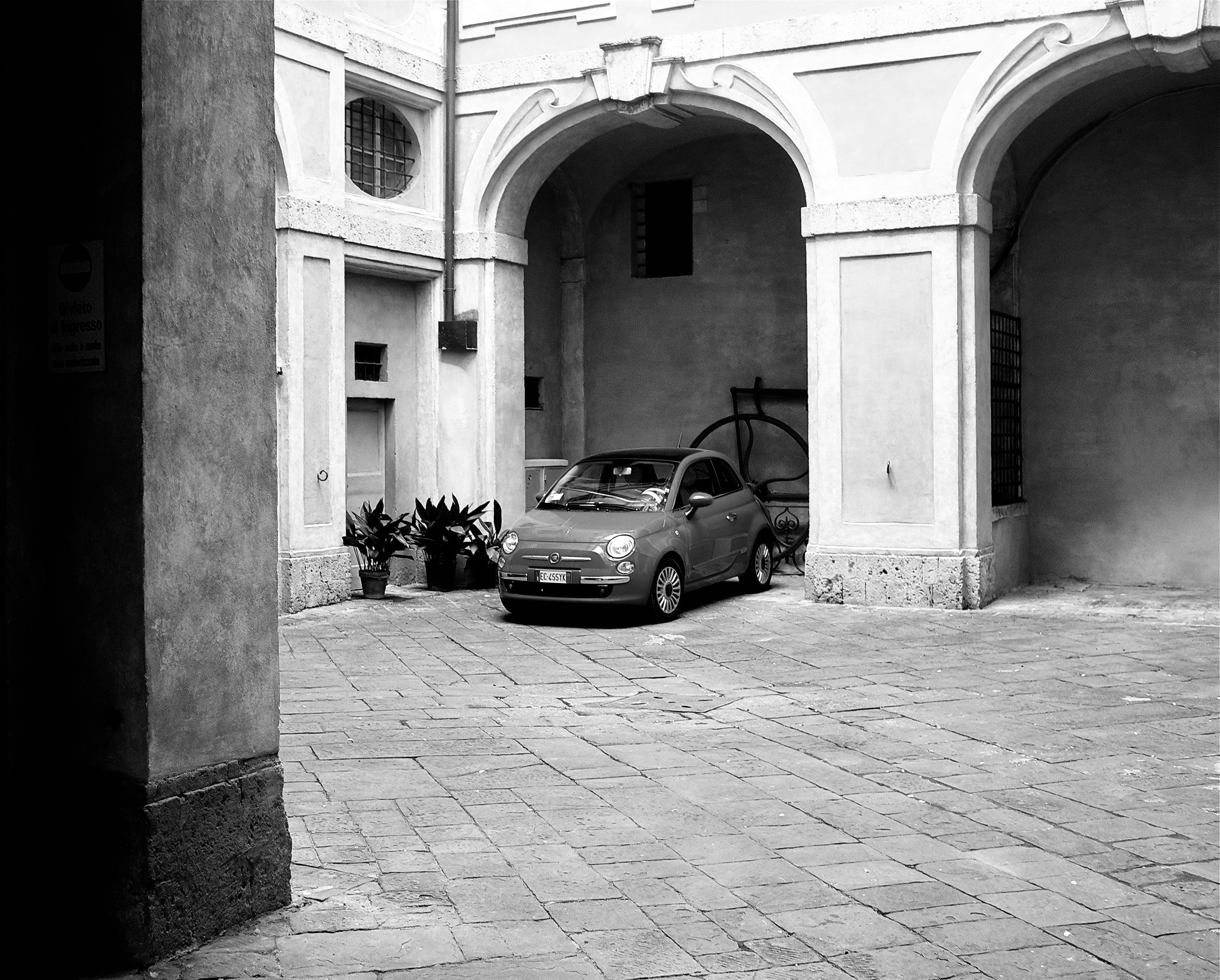 Photo by Gordon Gerard McLean with Leica X1