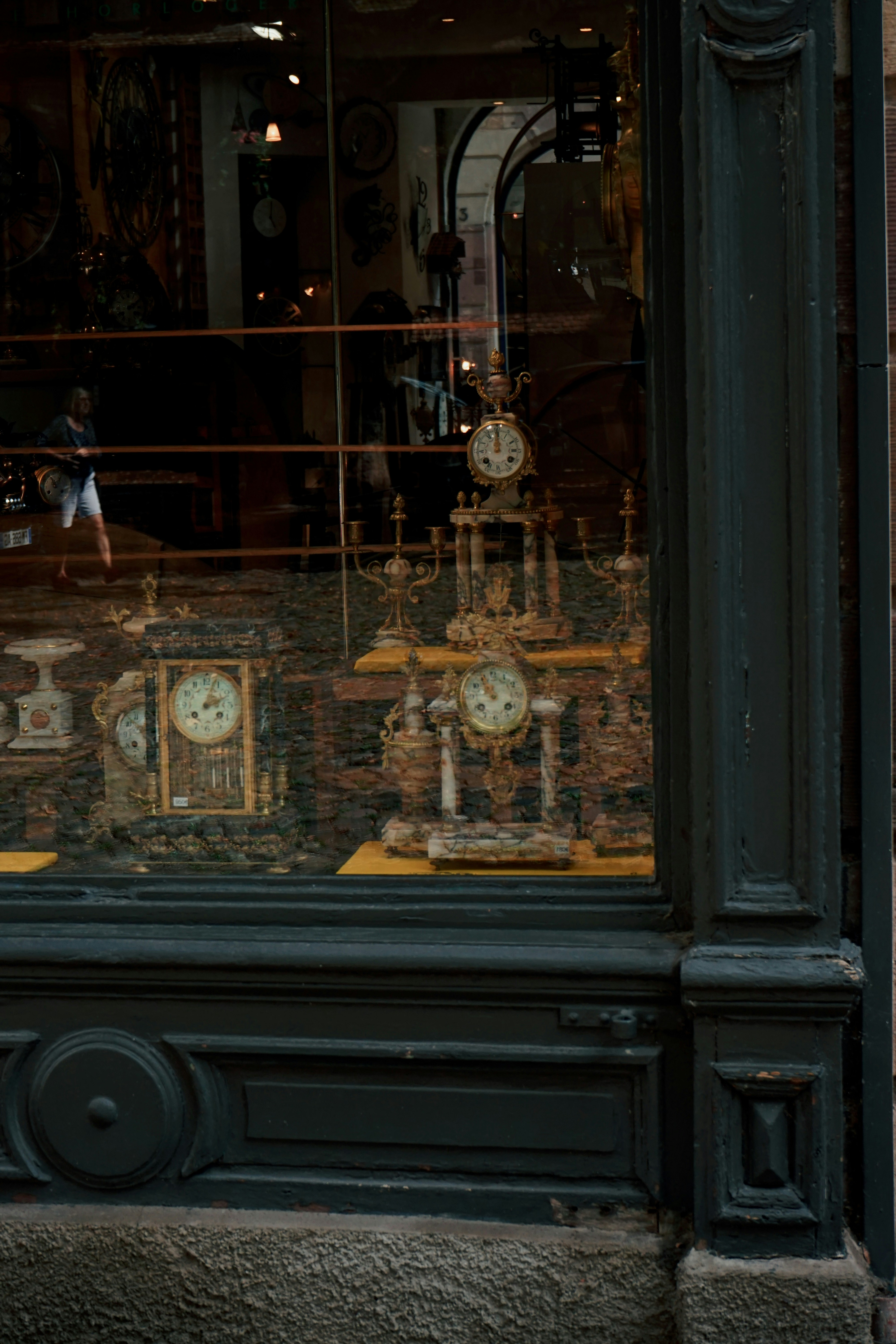 A display case with clocks photo – Free France Image on Unsplash