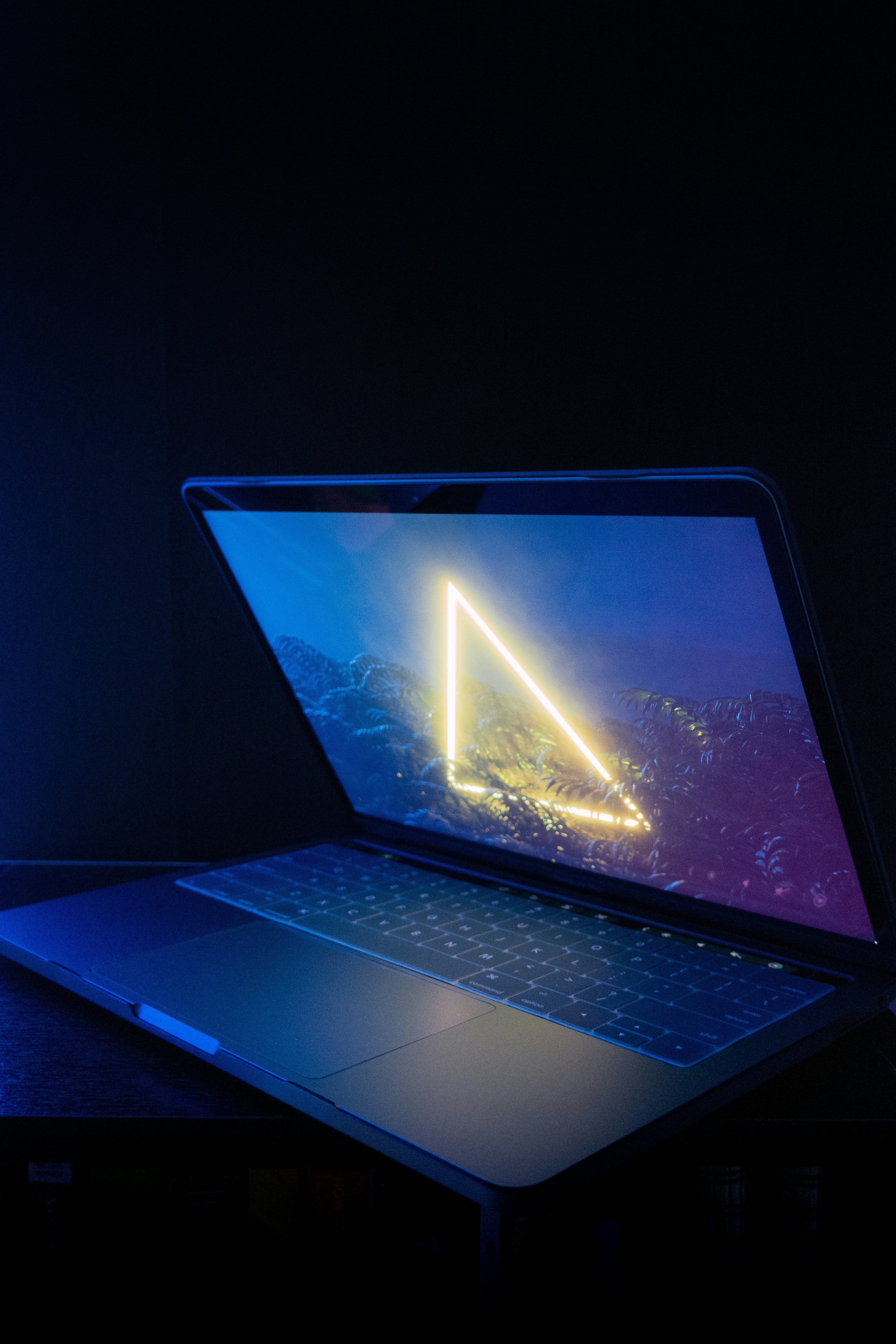 A laptop with a bright light photo – Free Computer Image on Unsplash