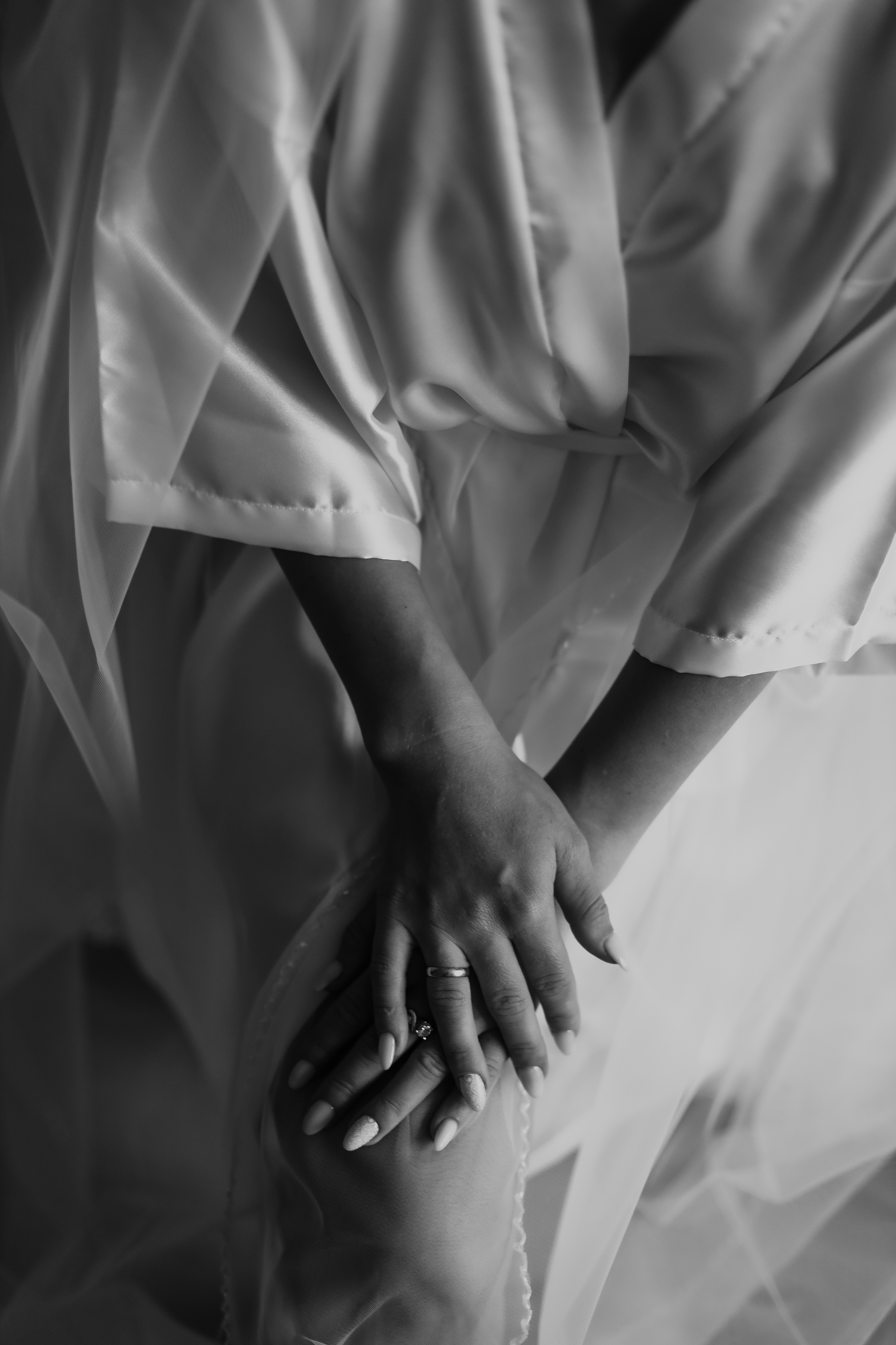 A person holding their hand out photo – Free New york Image on Unsplash