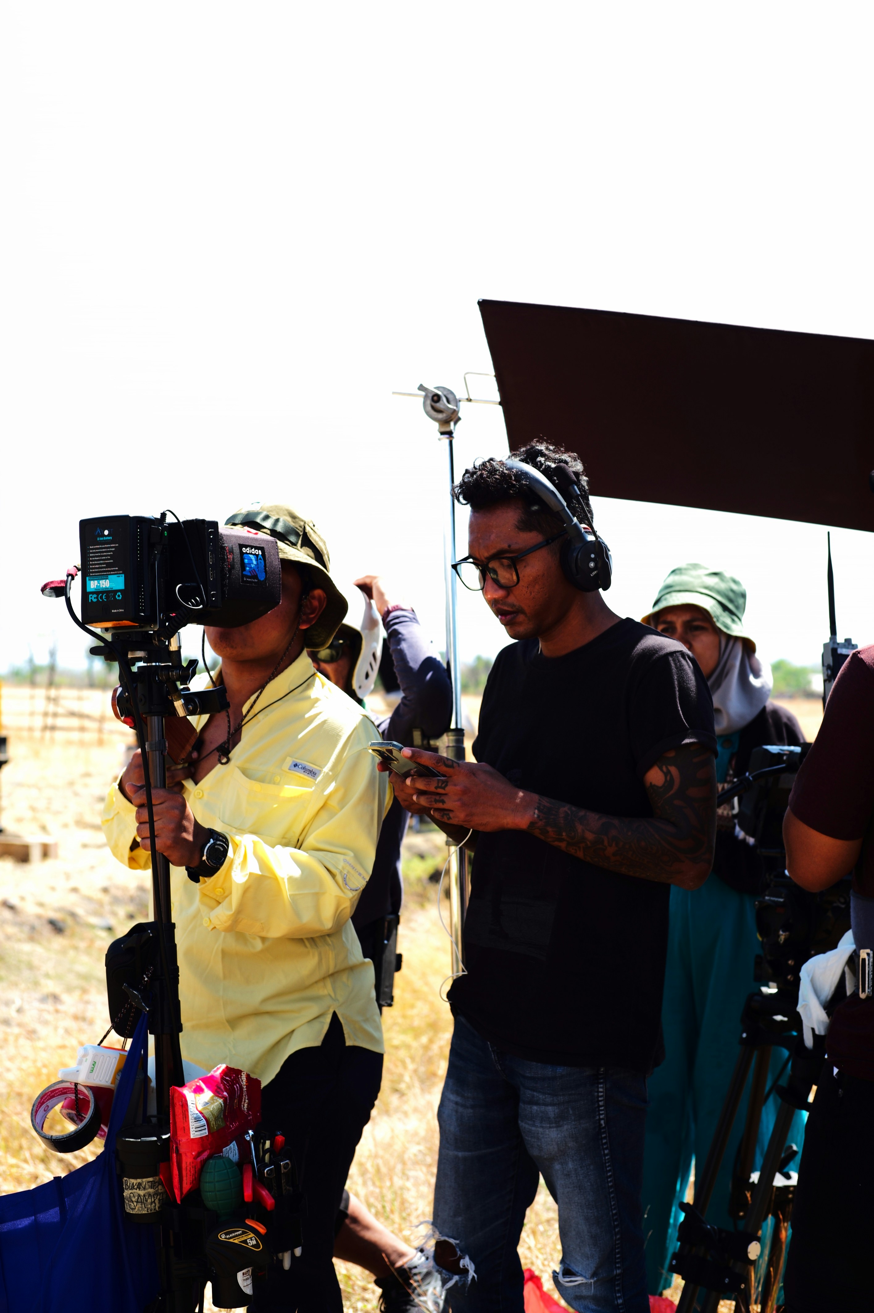 A person filming a person with a camera photo – Free Human Image on ...