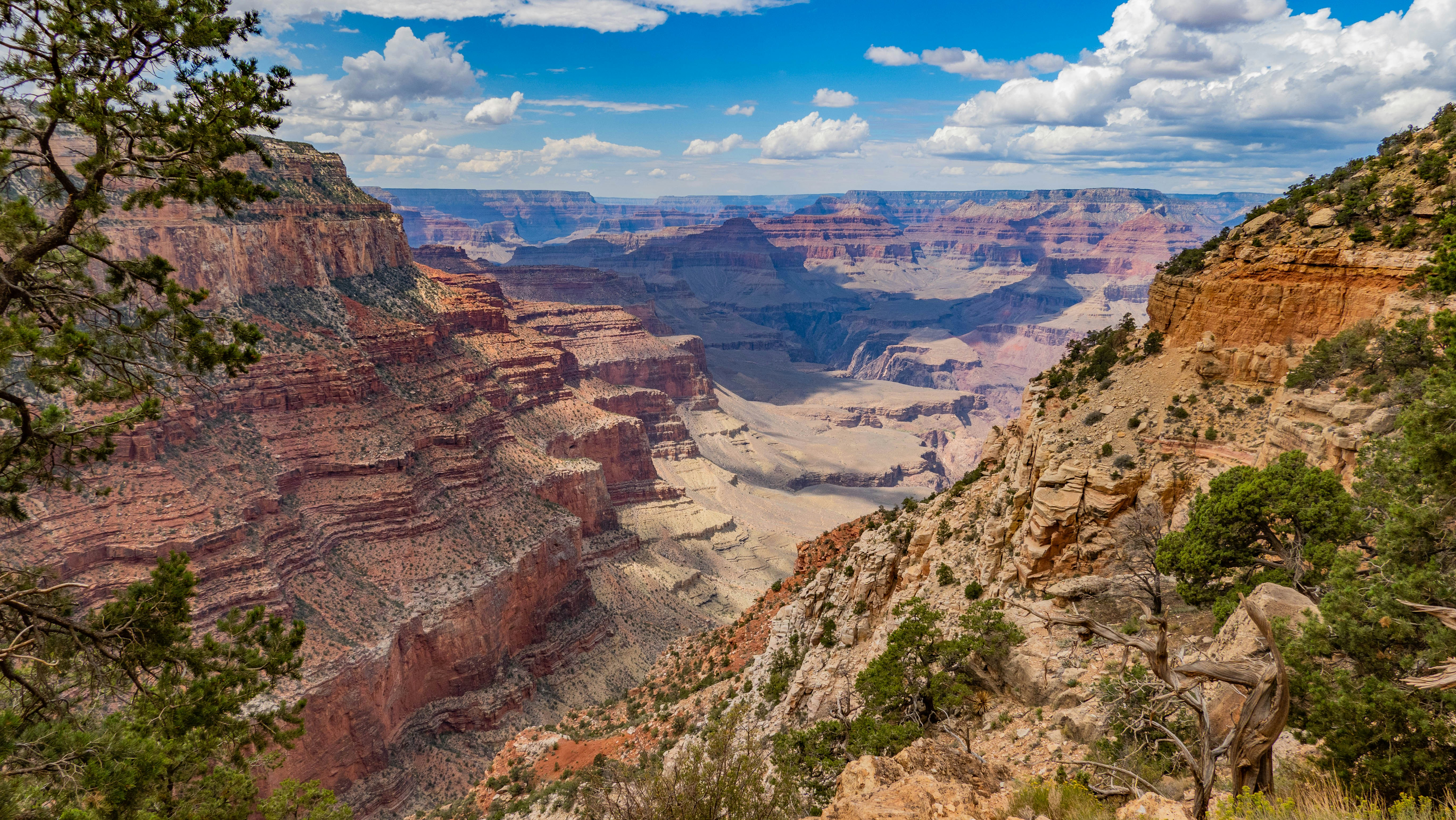 Un canyon traversé par une rivière photo – Photo Le Grand Canyon ...