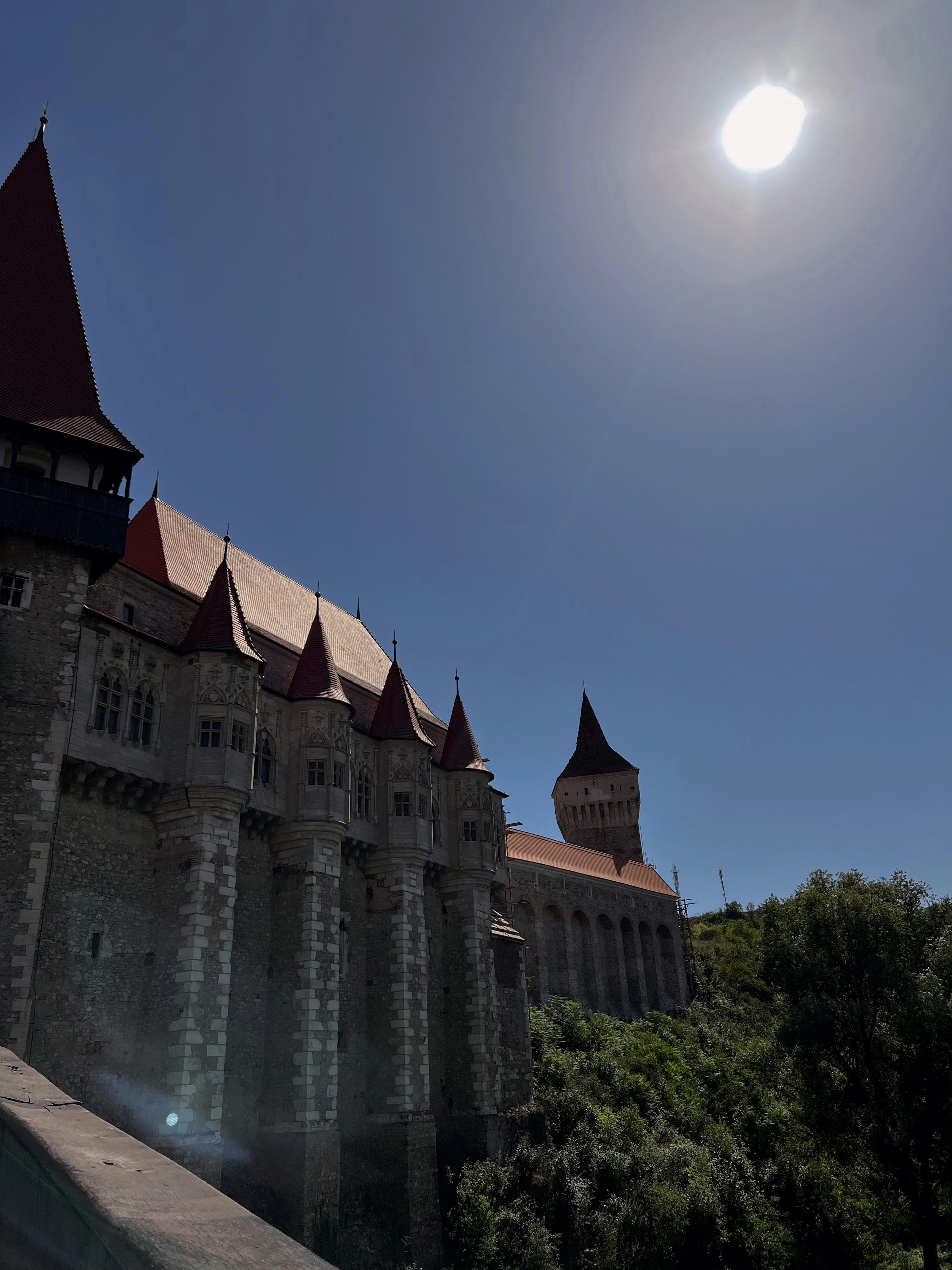 A large castle with a moat photo – Free Building Image on Unsplash