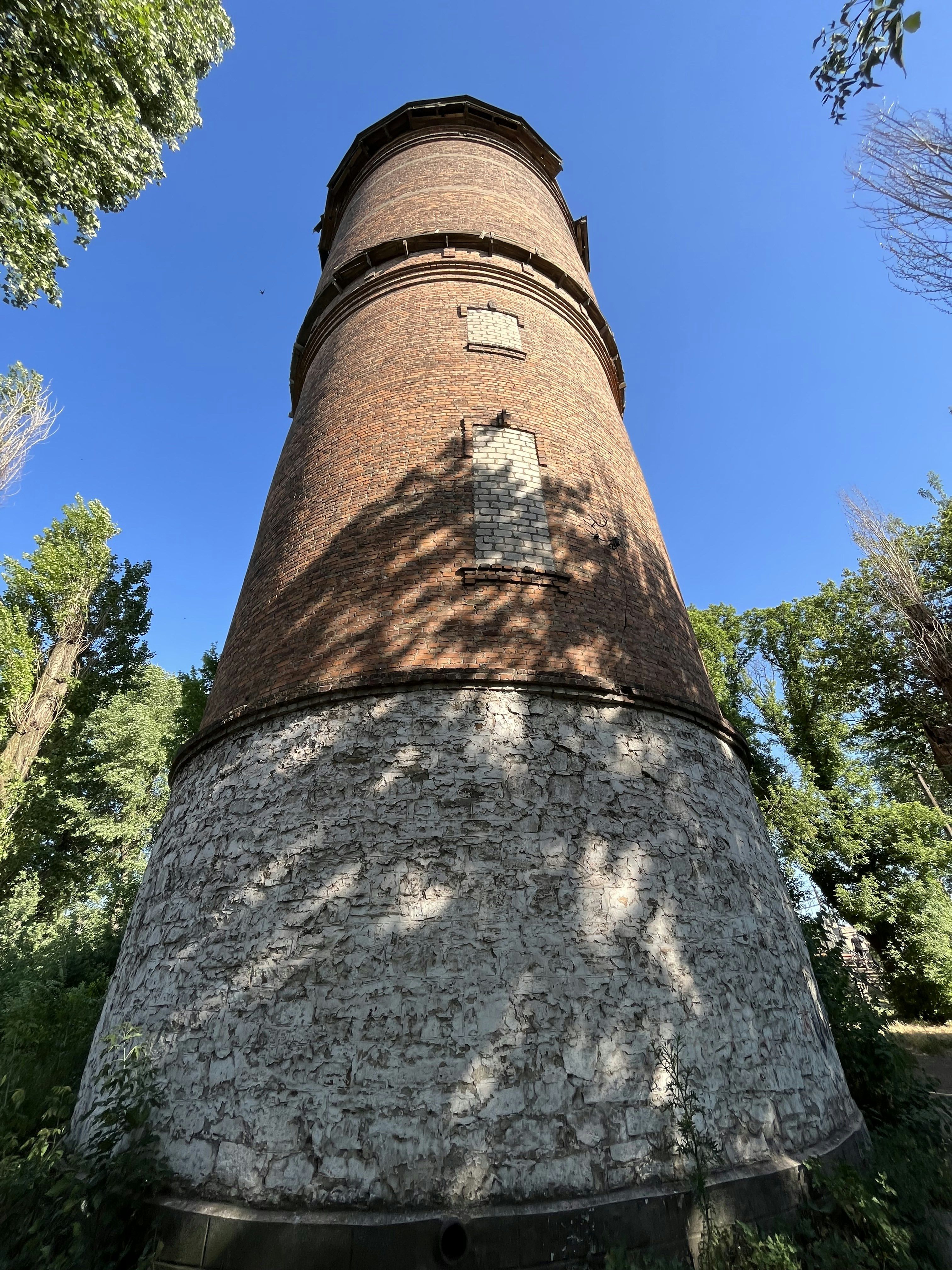 A large stone tower photo – Free Украина Image on Unsplash