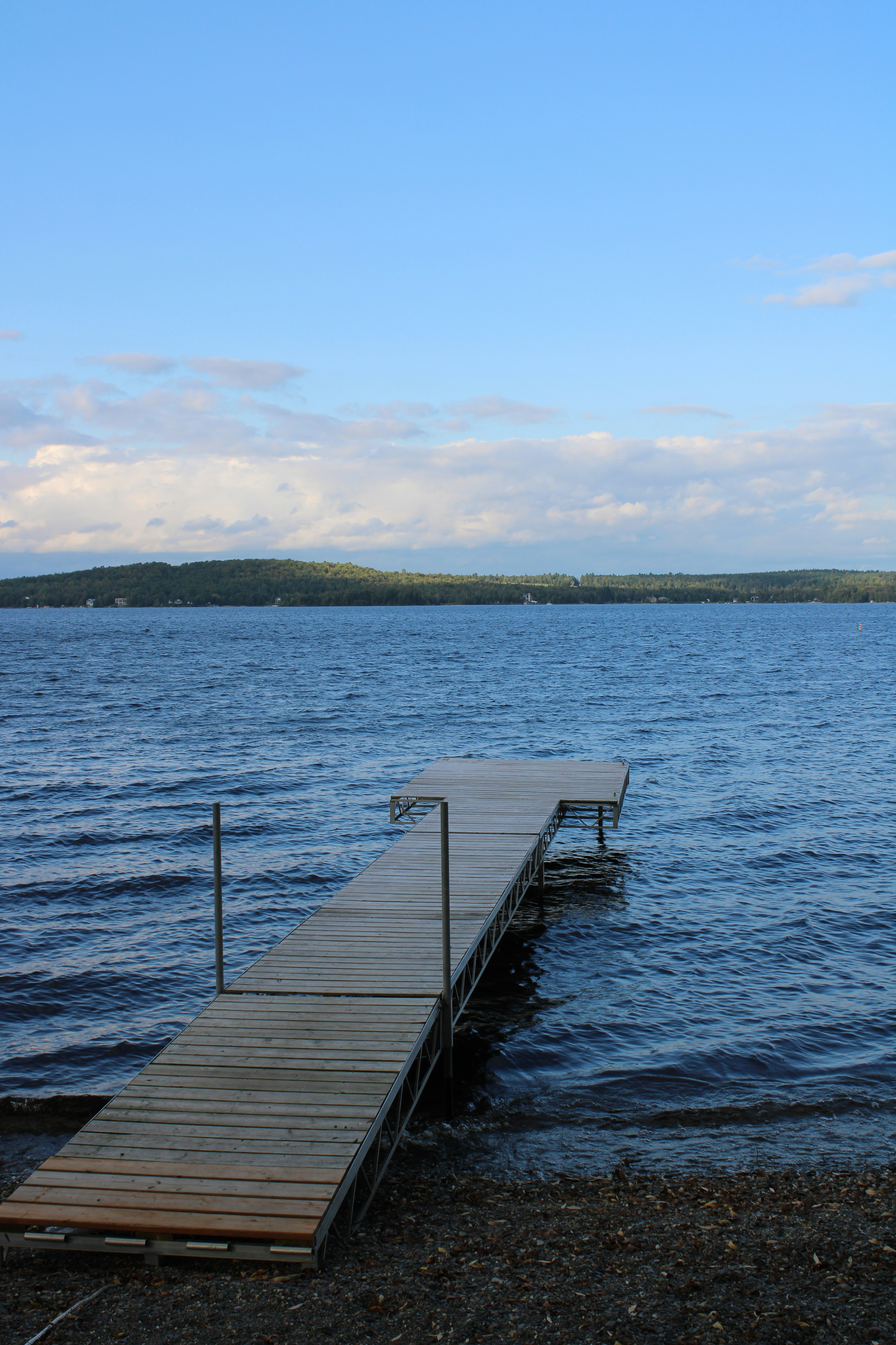 Un quai sur un plan d’eau photo – Photo Lambton Gratuite sur Unsplash