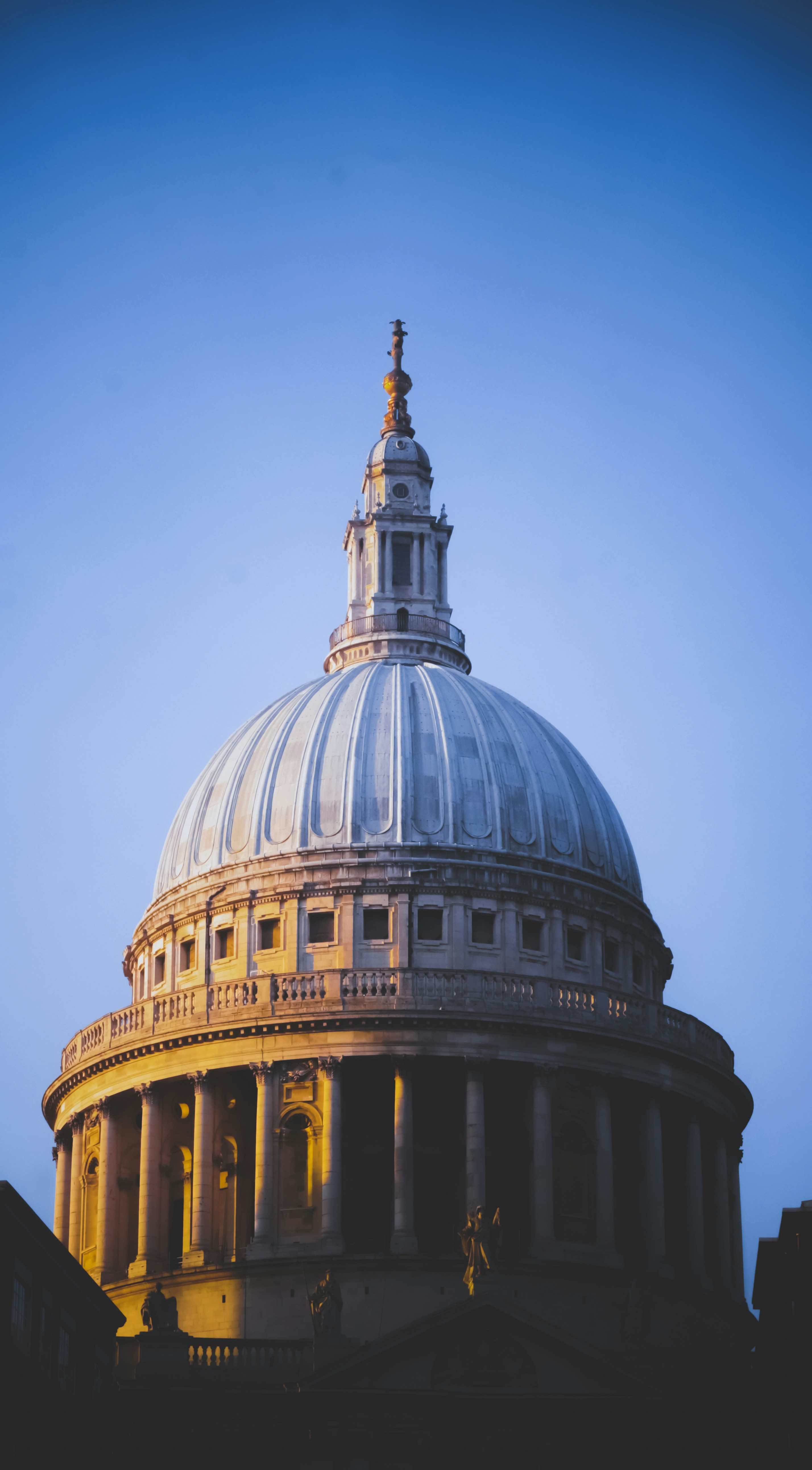 A large domed building with St Paul's Cathedral photo – Free Uk Image ...
