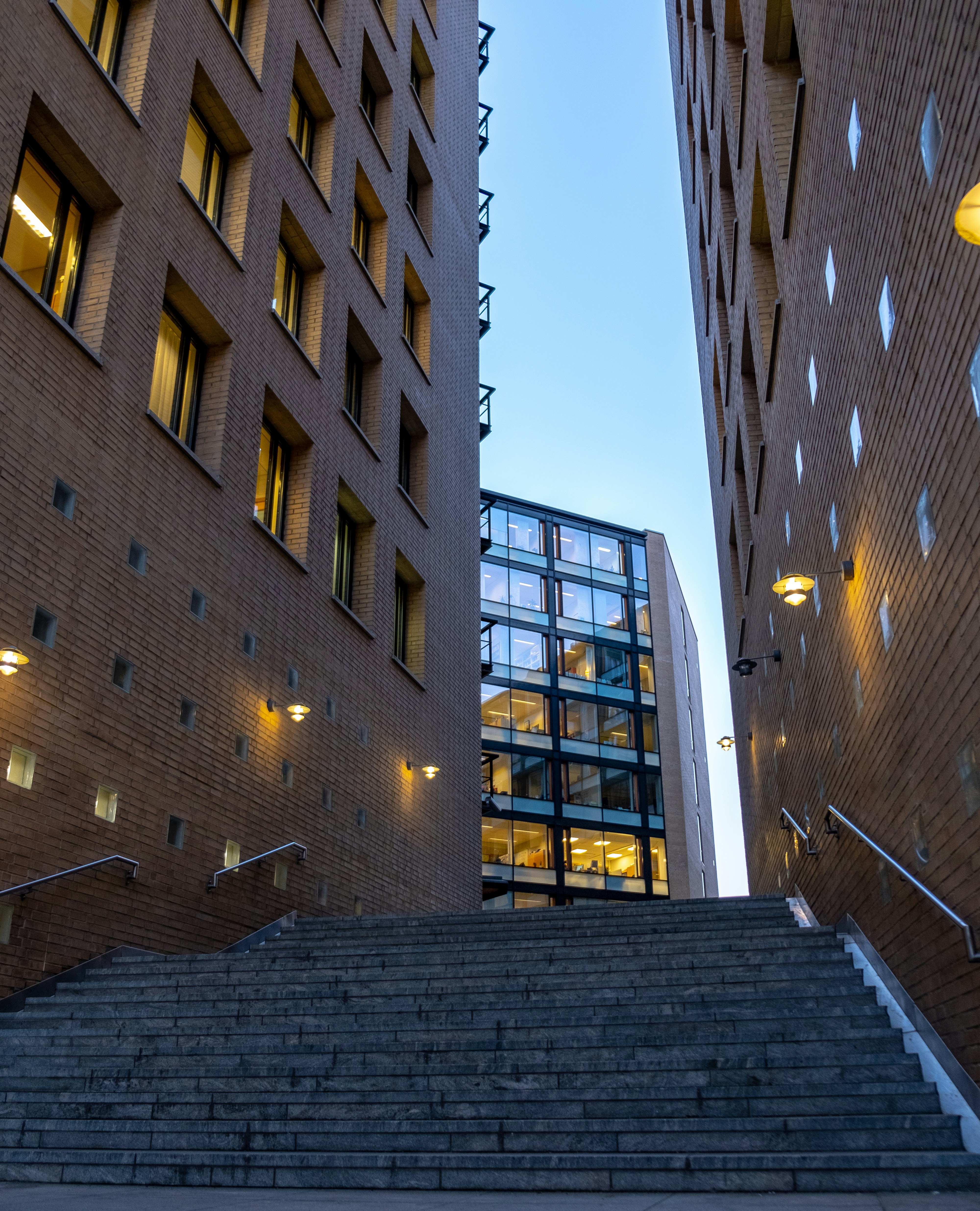A group of buildings with windows photo – Free Pilestredet Image on ...