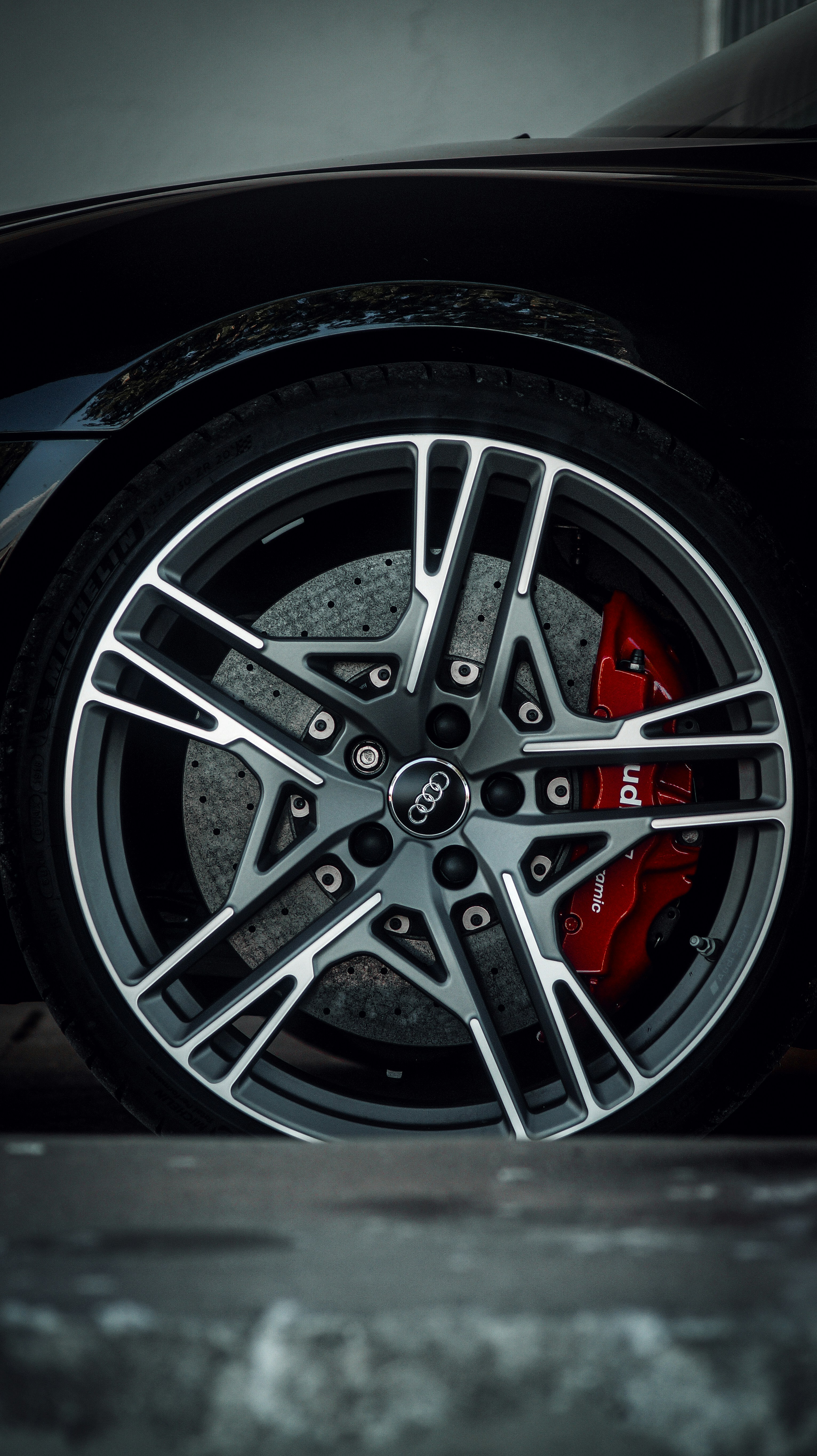 A close up of a car wheel photo – Free Quattro Image on Unsplash