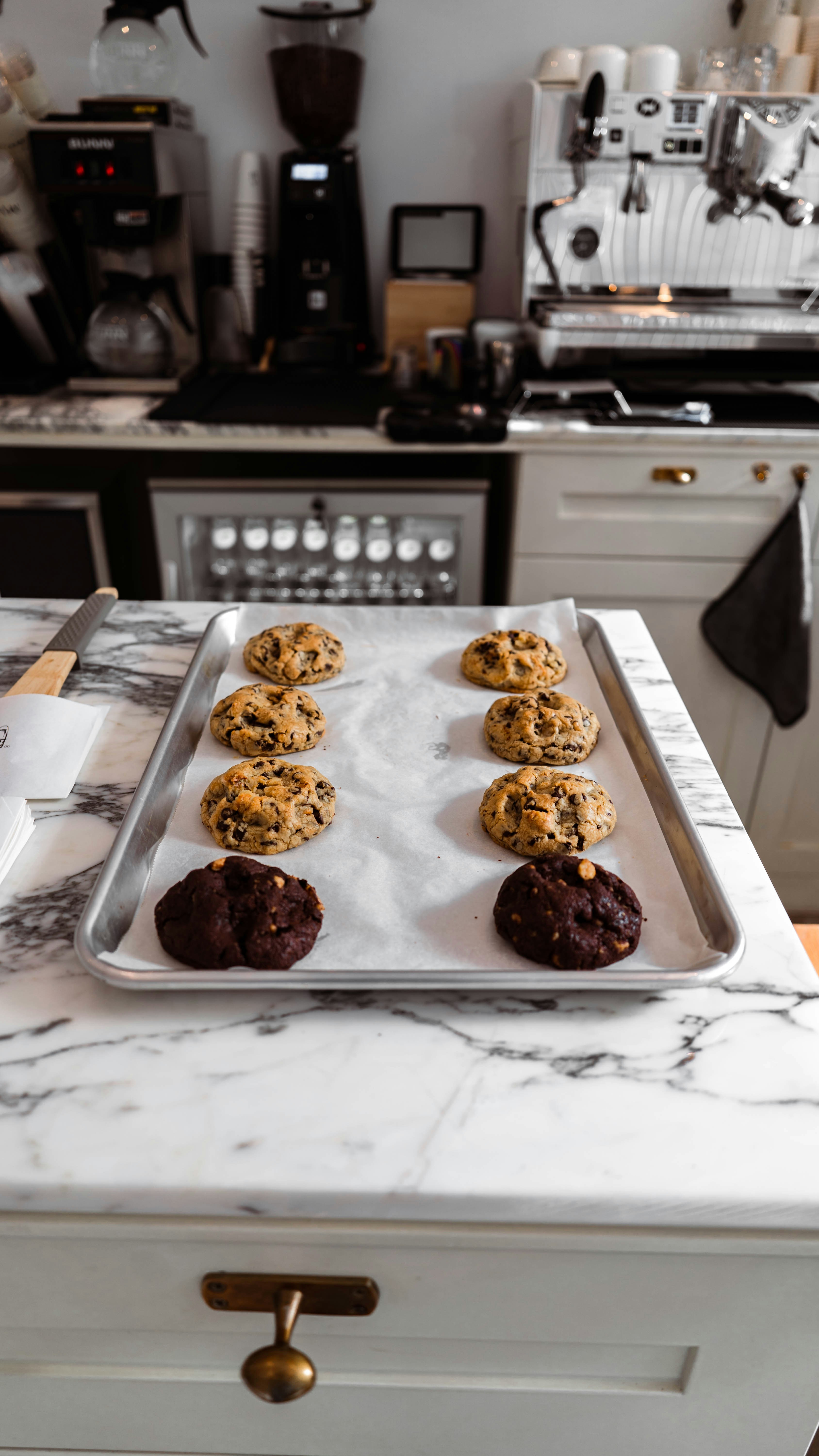 A tray of cookies photo – Free Bakery Image on Unsplash
