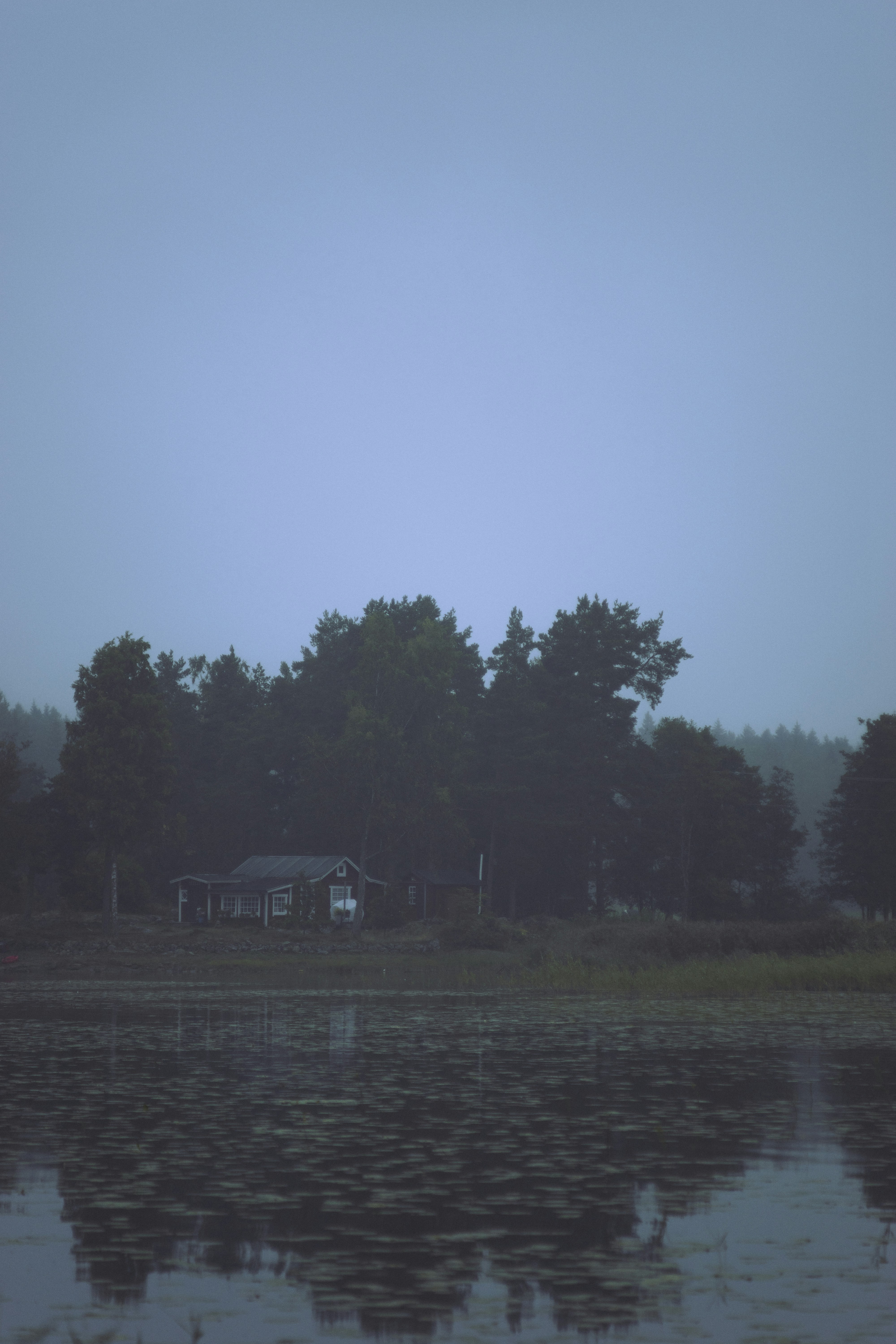 A house by a lake photo – Free Fade Image on Unsplash