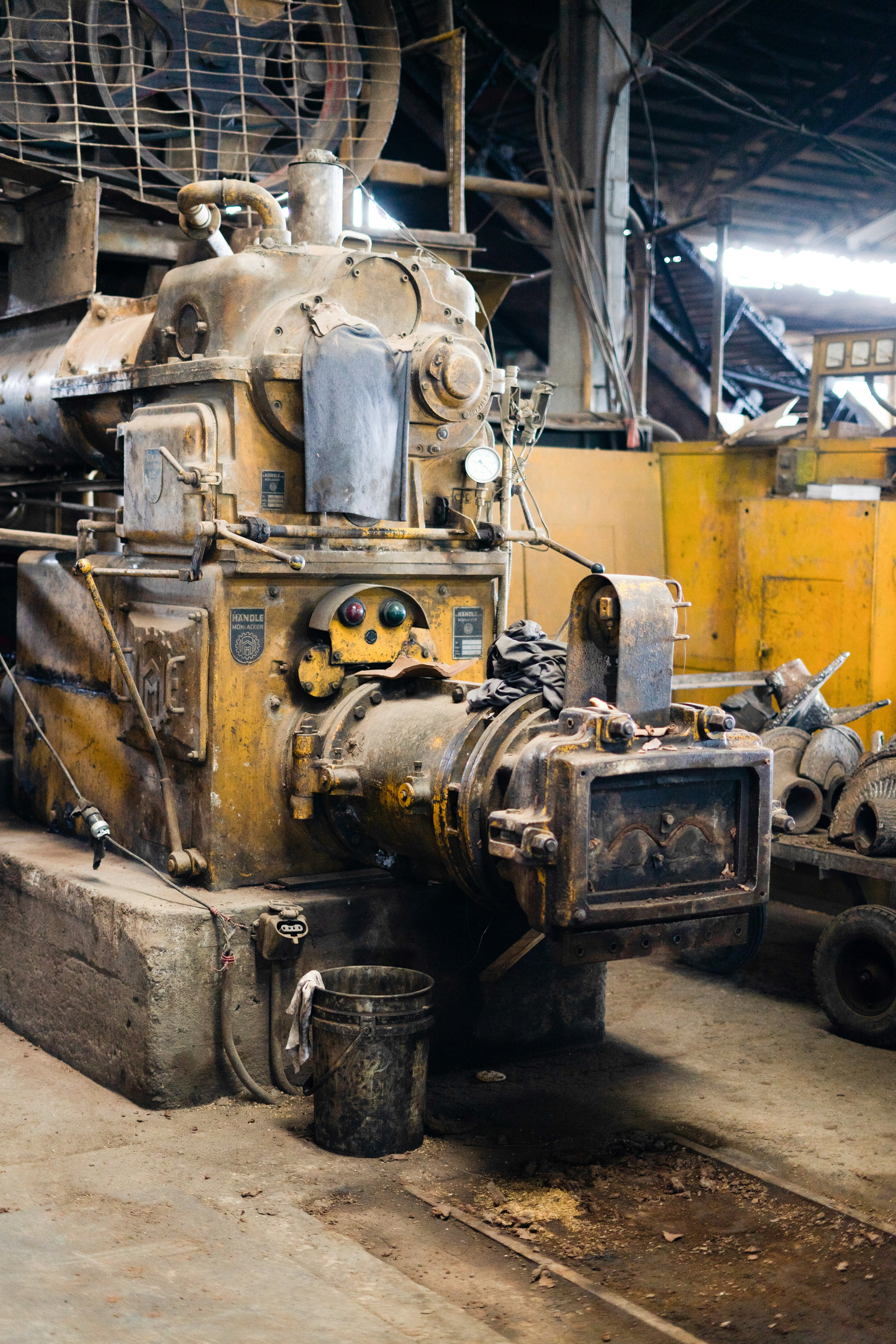 A large machine in a factory photo – Free Construction Image on Unsplash