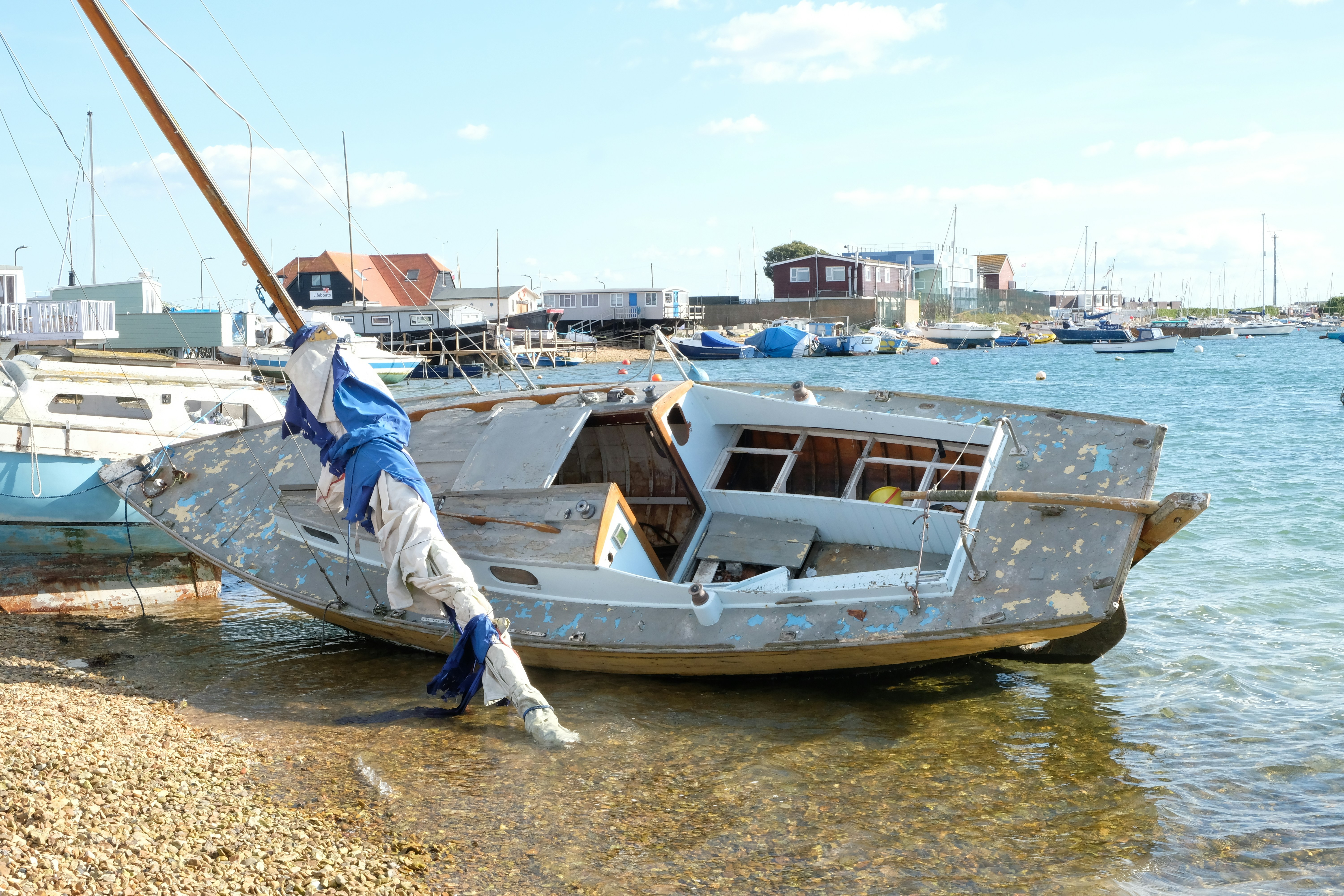 A person working on a boat photo – Free Boat Image on Unsplash