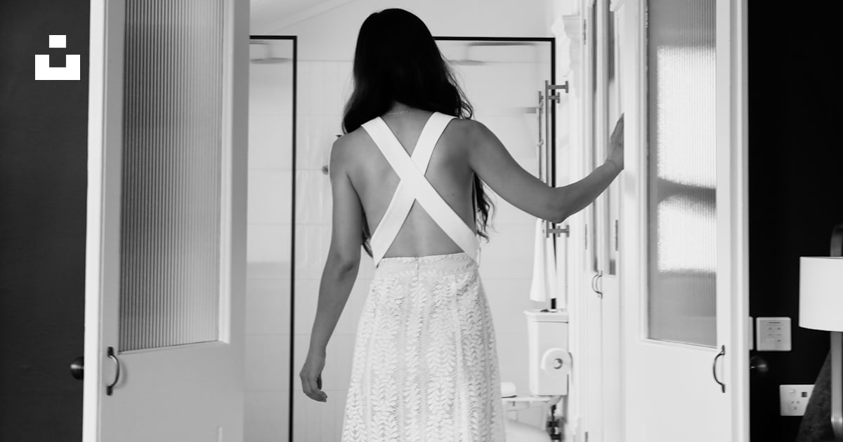A Woman Wearing A White Dress Photo Free Travel Image On Unsplash