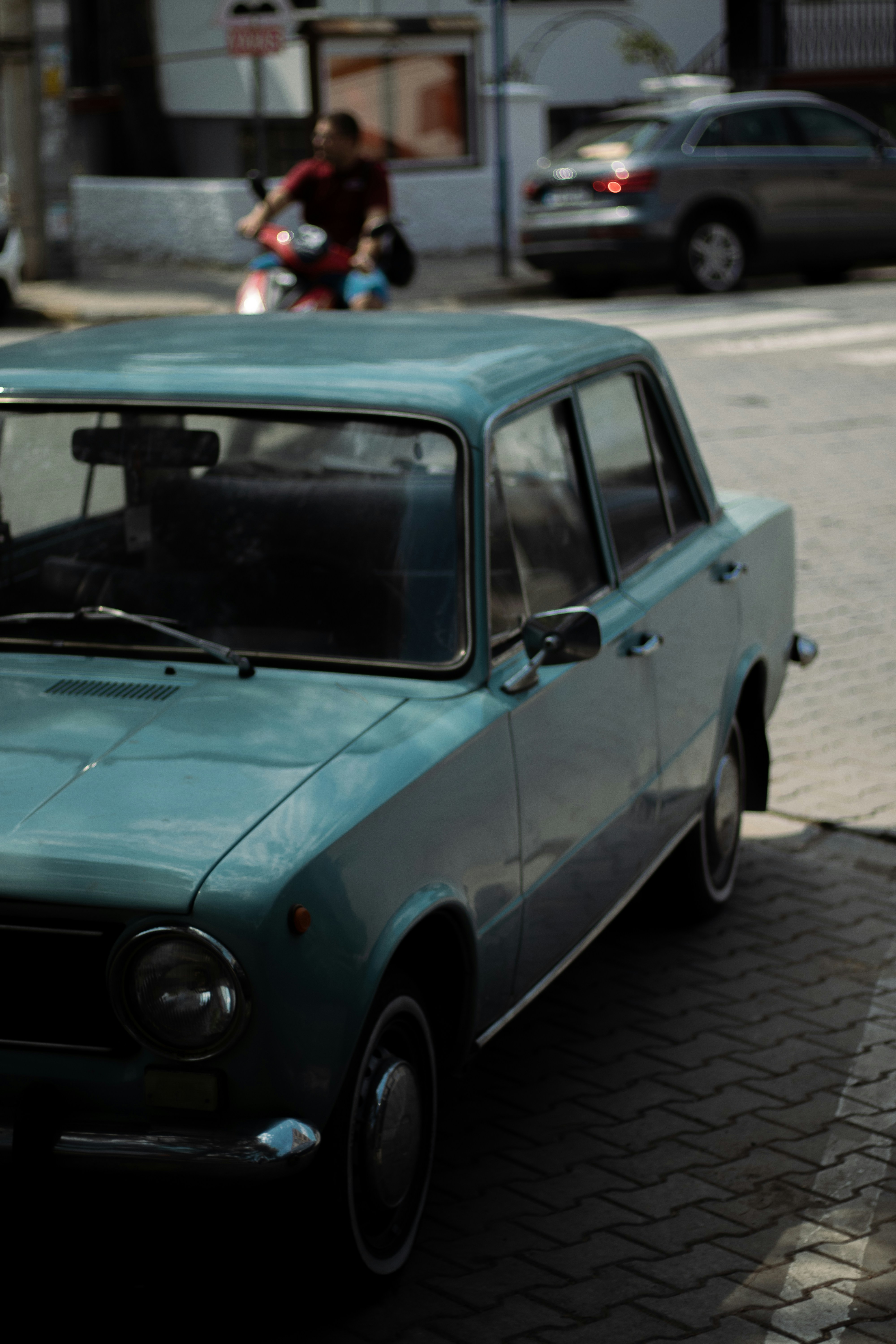 A small blue car photo – Free Car Image on Unsplash