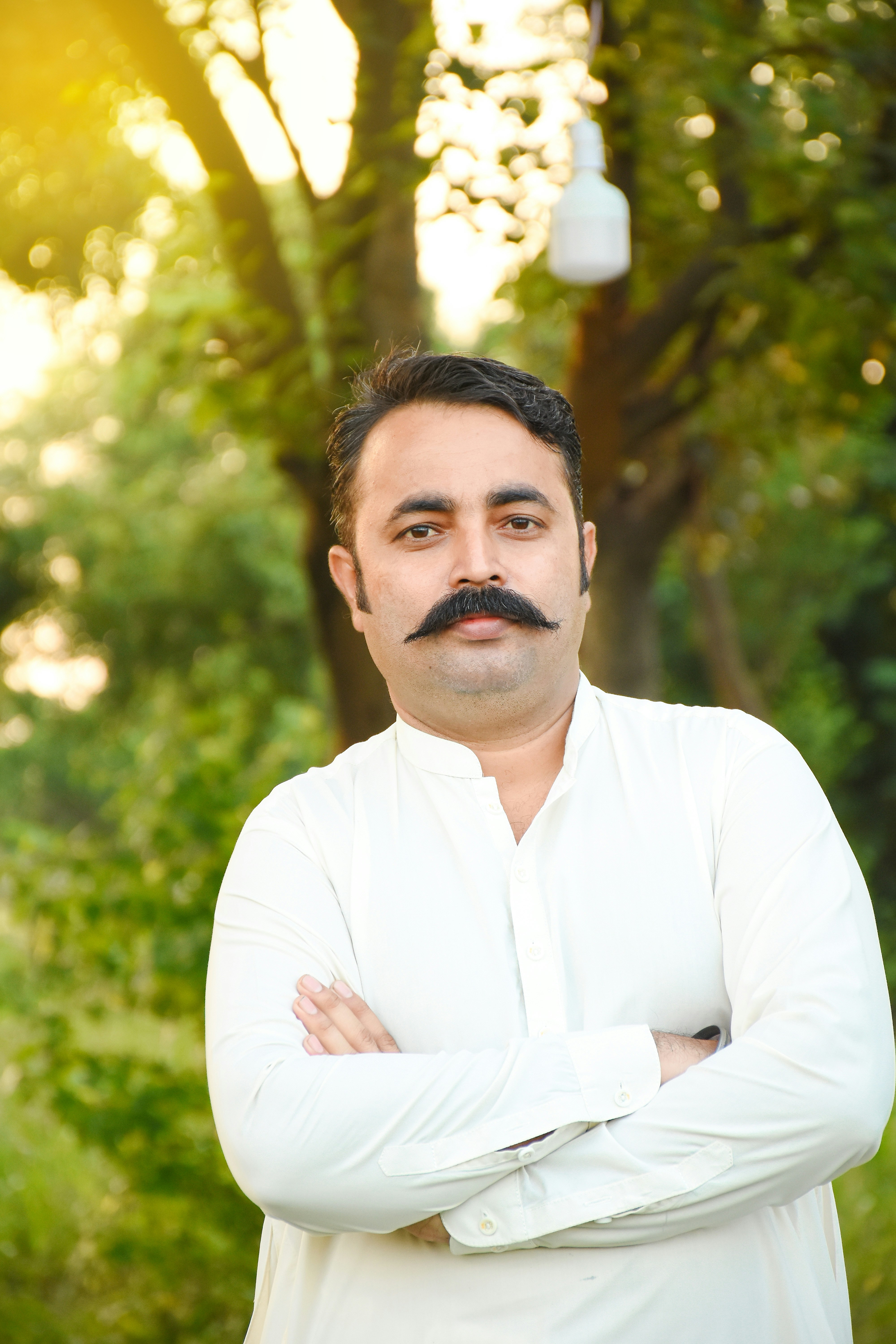A man with a mustache photo – Free Pakistan Image on Unsplash