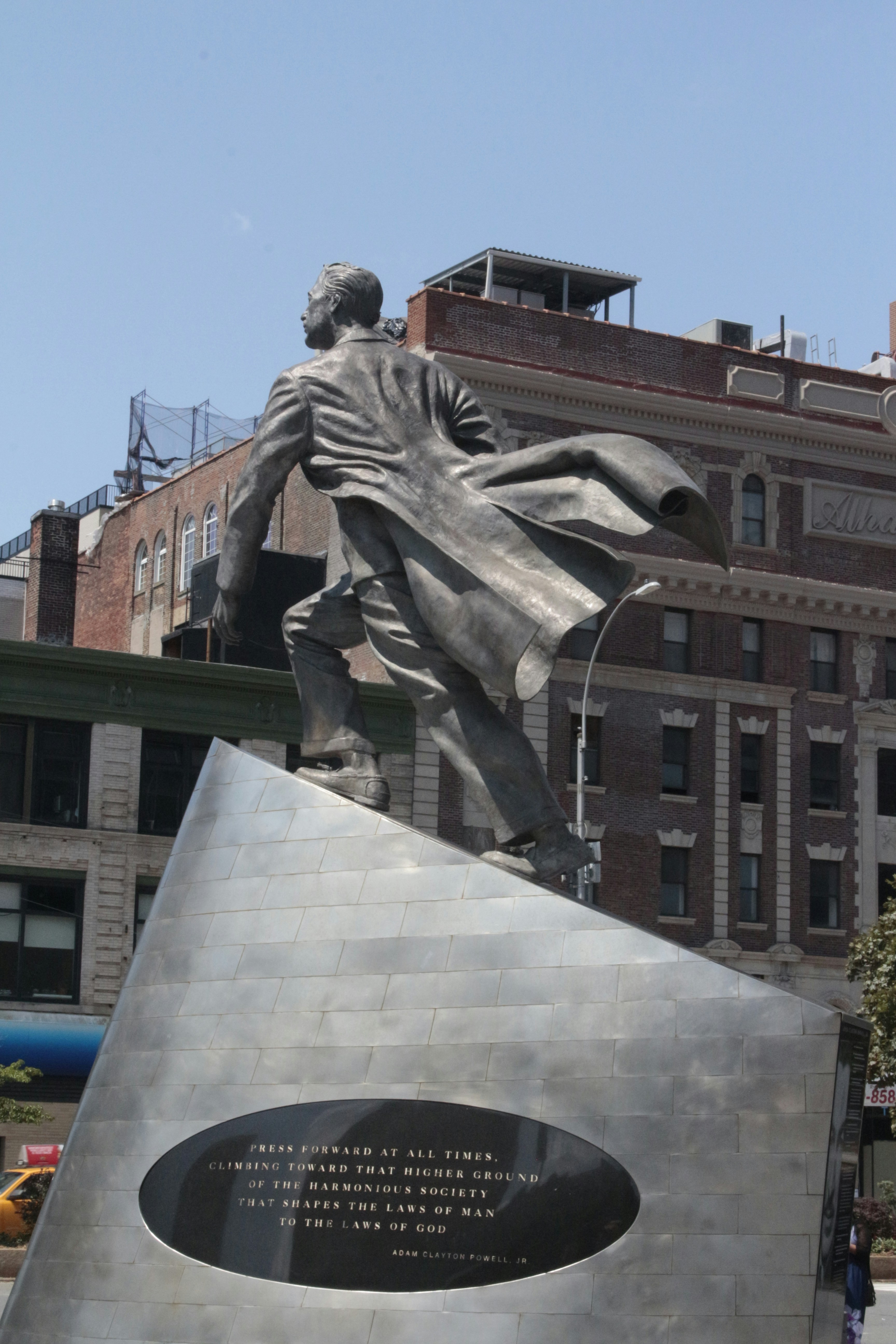 A statue of a person photo – Free Monument Image on Unsplash